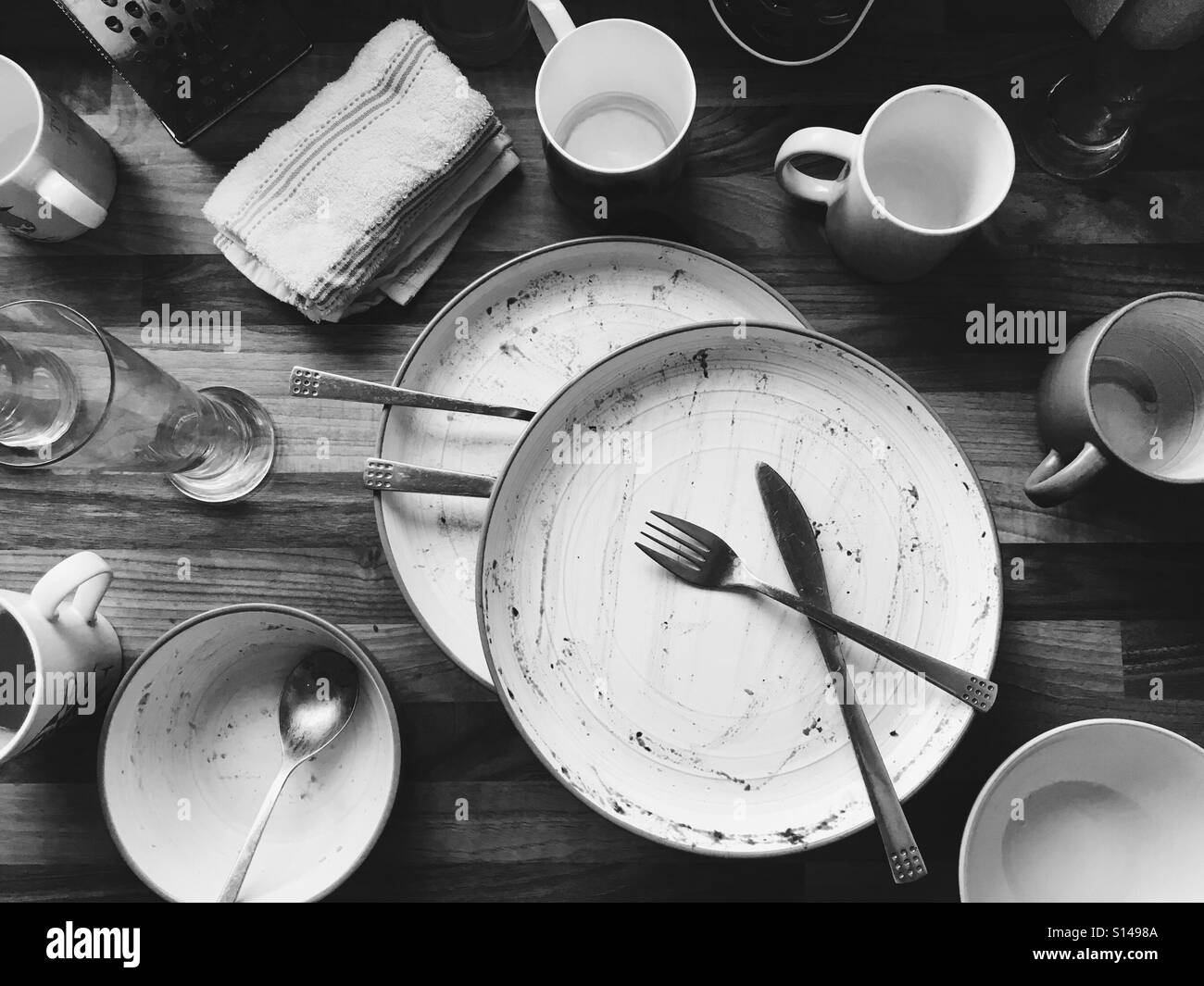 Washing dishes Black and White Stock Photos & Images - Alamy