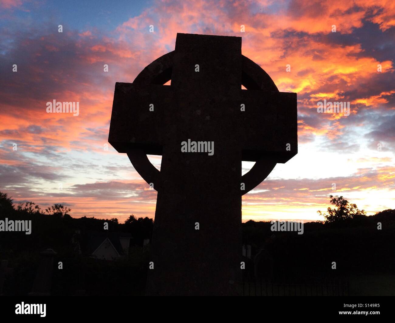 Cross at sunset hi-res stock photography and images - Alamy