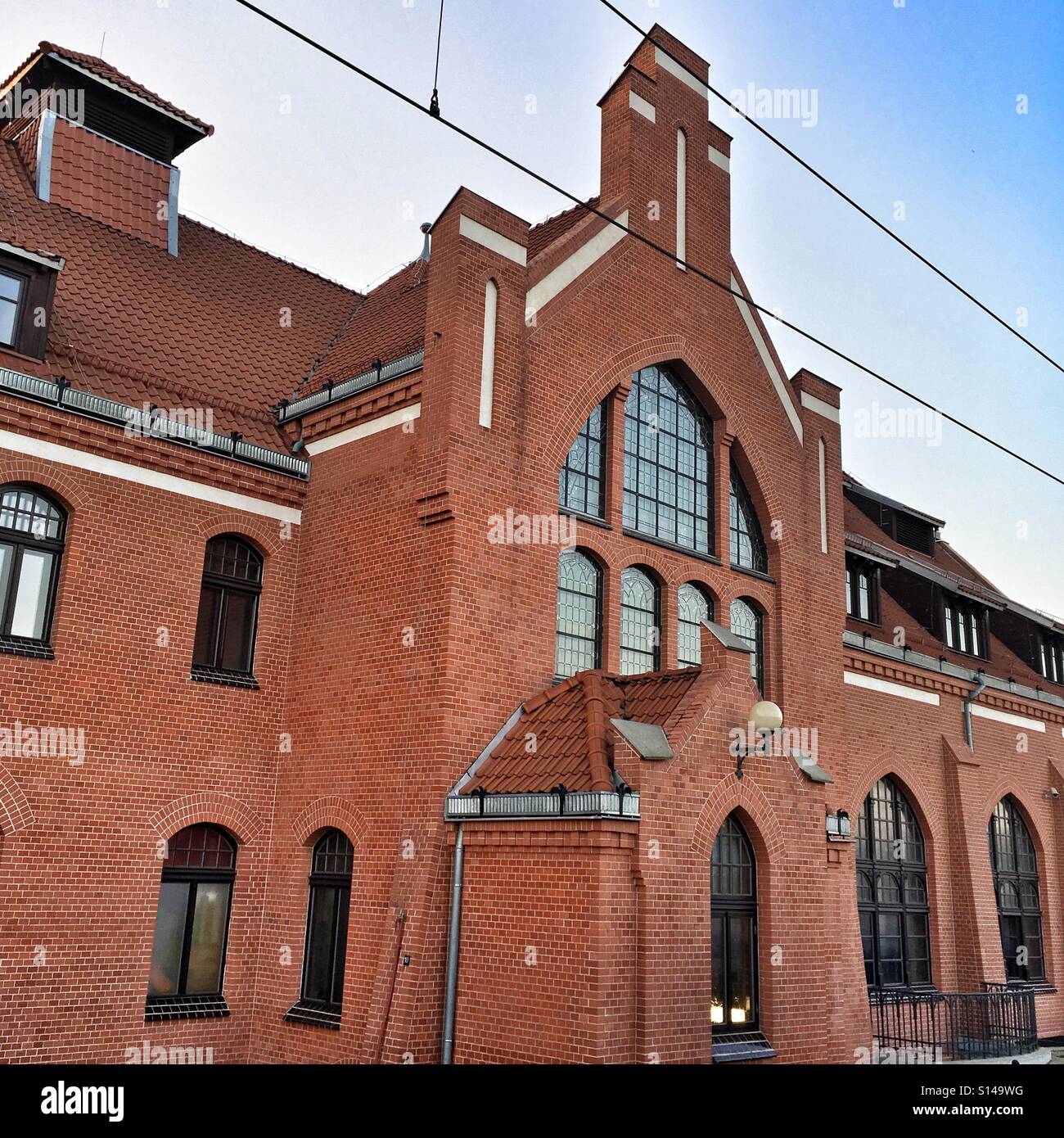 Railway station building hi-res stock photography and images - Alamy