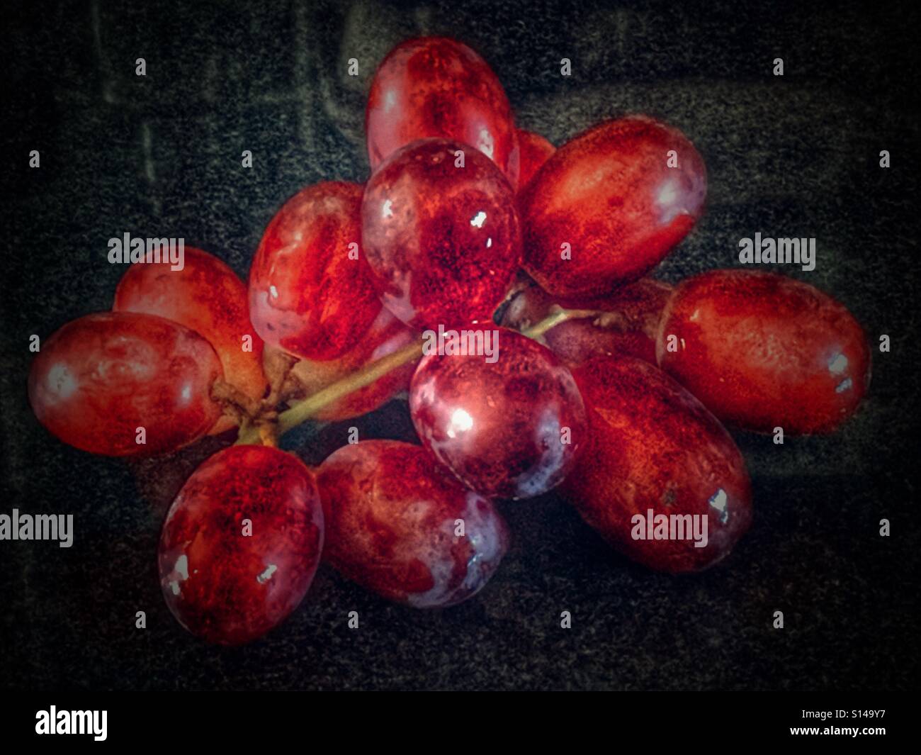 Juicy, red grapes Stock Photo - Alamy