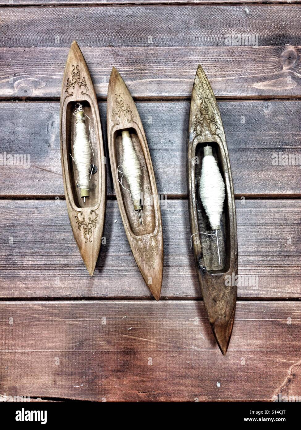 Sew threads hi-res stock photography and images - Alamy