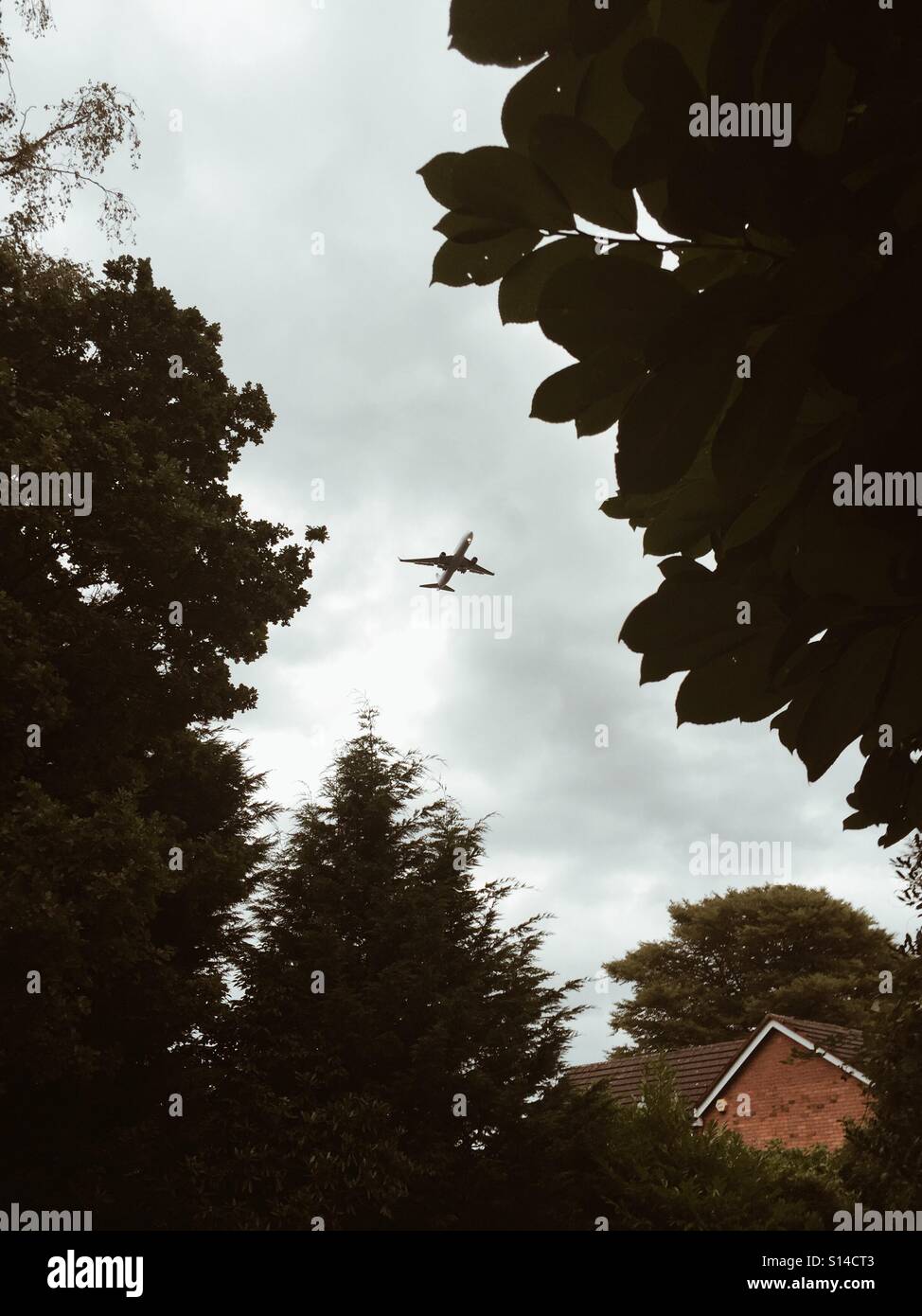 Airplane house hi-res stock photography and images - Alamy
