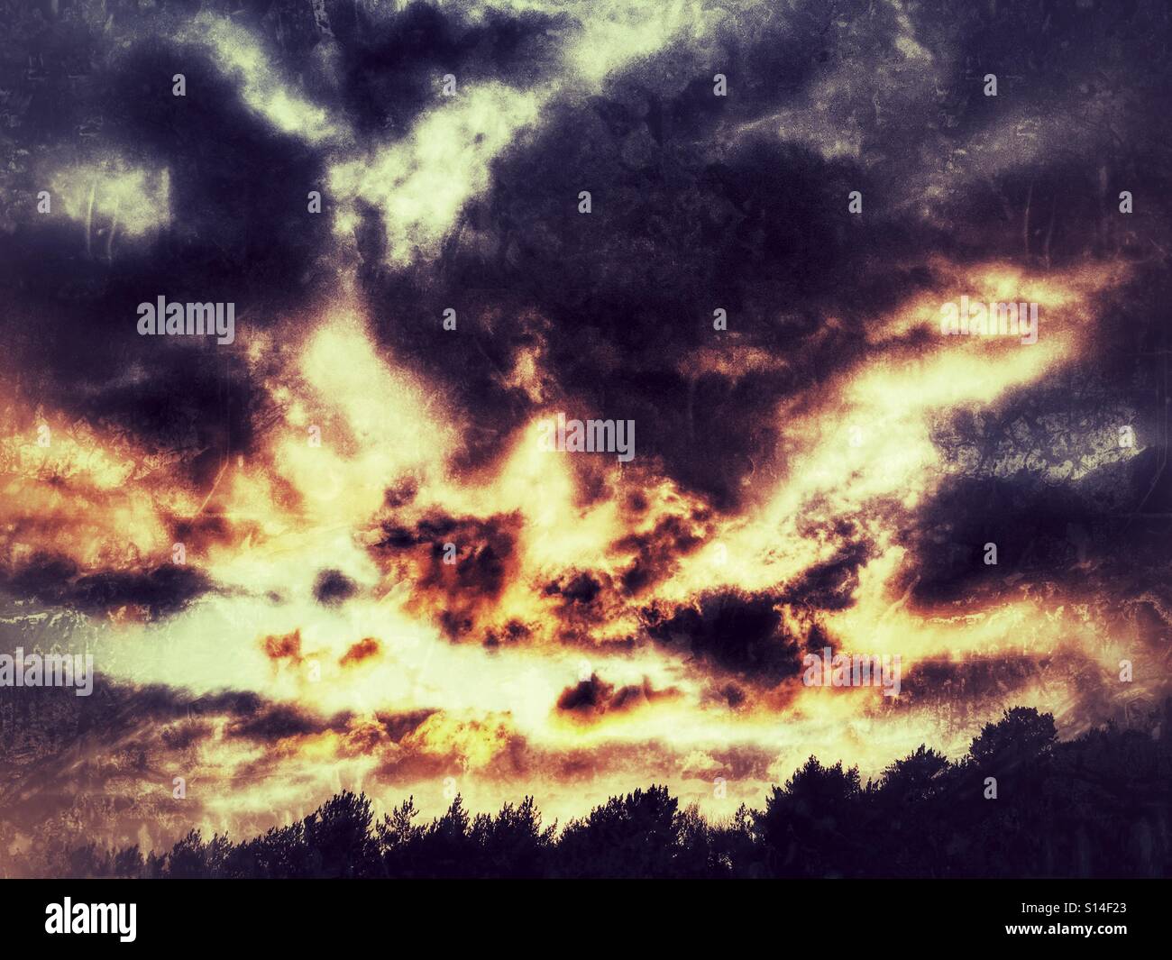 Burning sky hi-res stock photography and images - Alamy