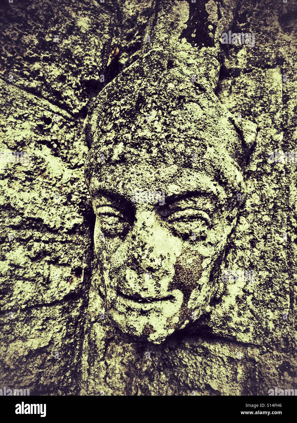 Old carved head hi-res stock photography and images - Alamy