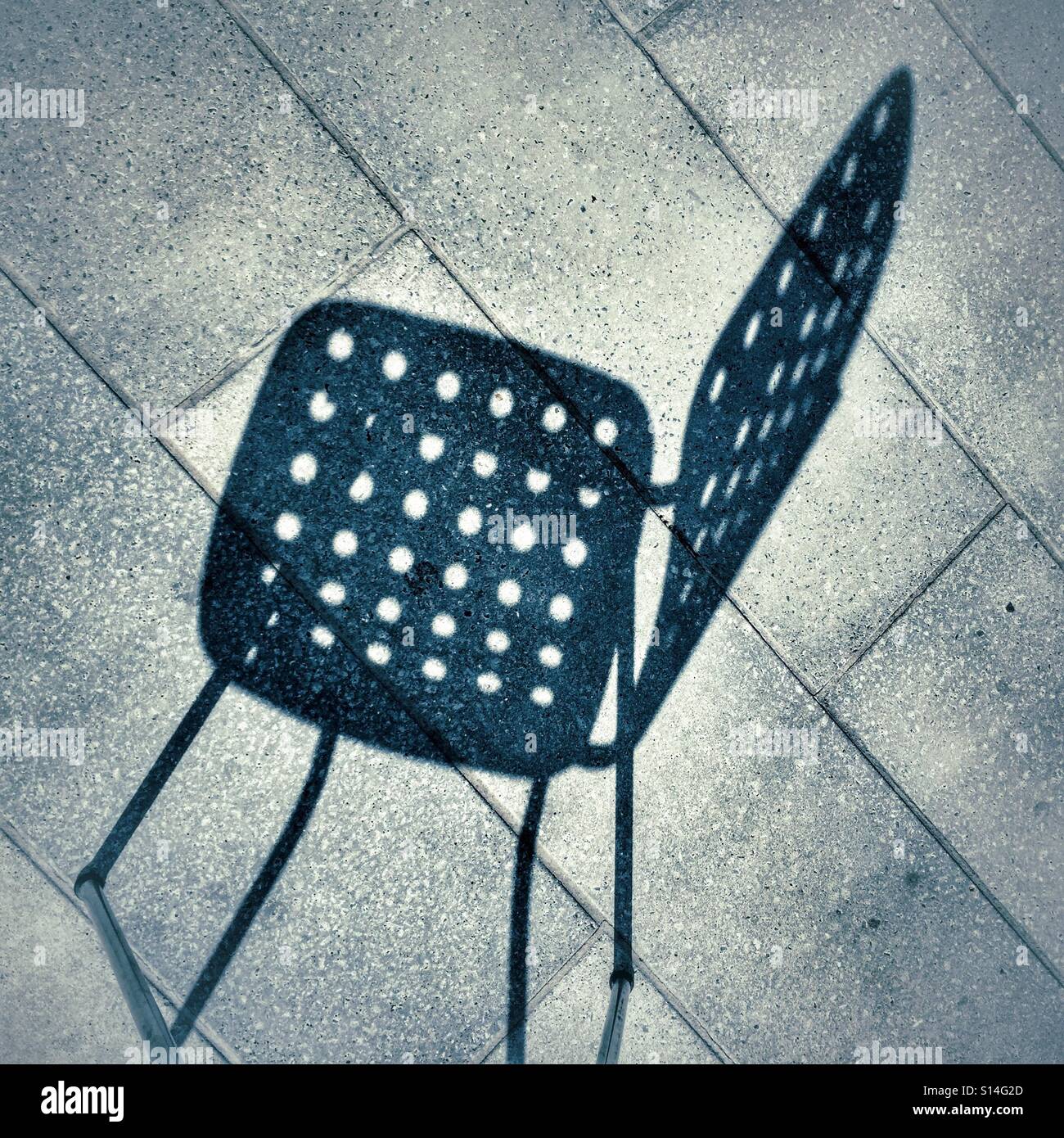 Cafe shadow hi-res stock photography and images - Alamy