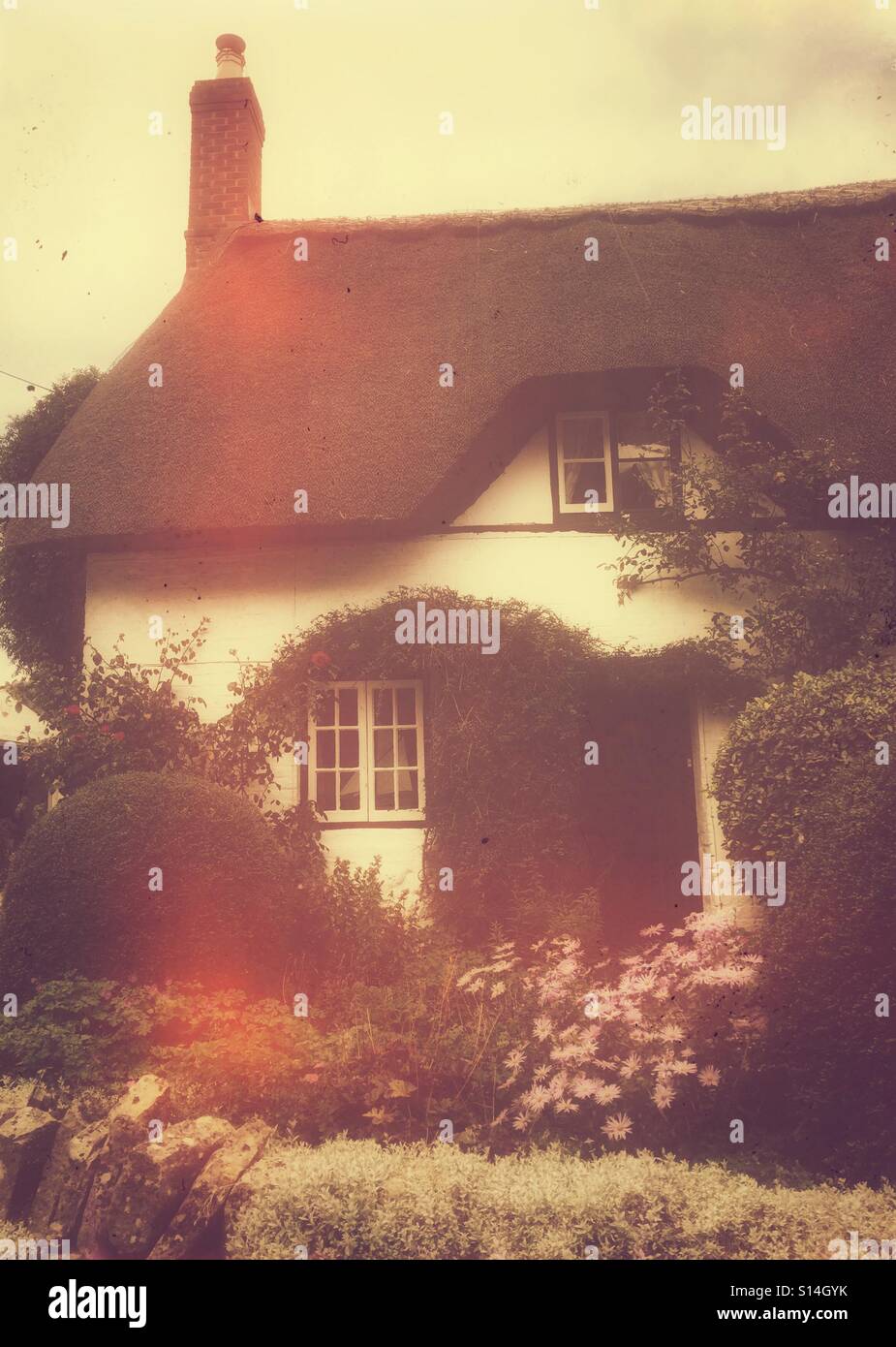 Vintage architecture cottage hi-res stock photography and images - Alamy
