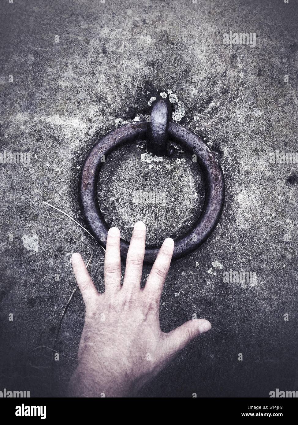 Hand grip man hi-res stock photography and images - Alamy