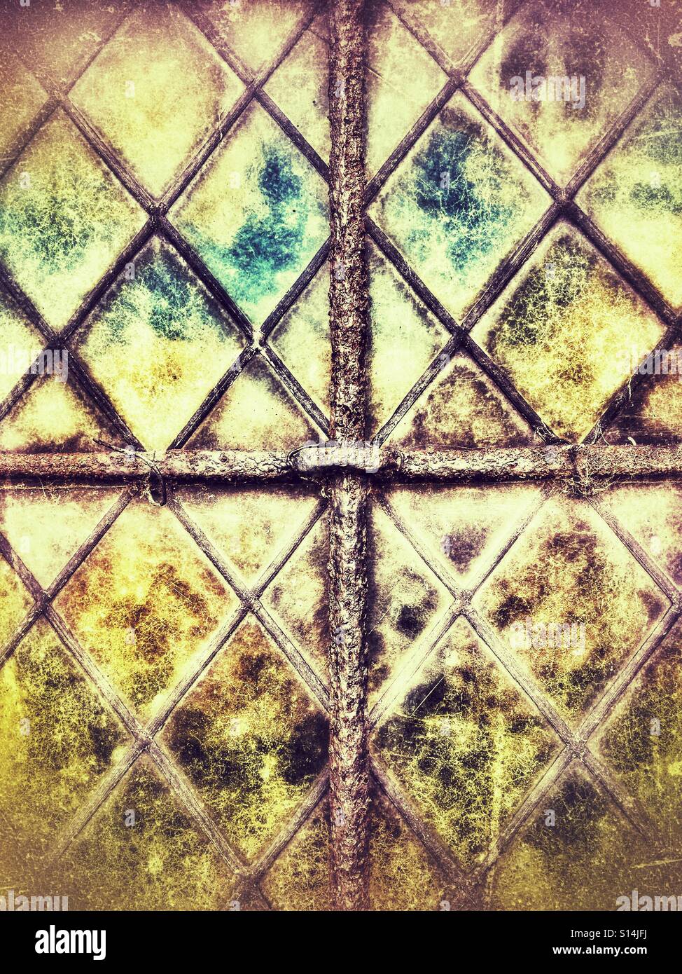 Diamond pattern window hi-res stock photography and images - Alamy