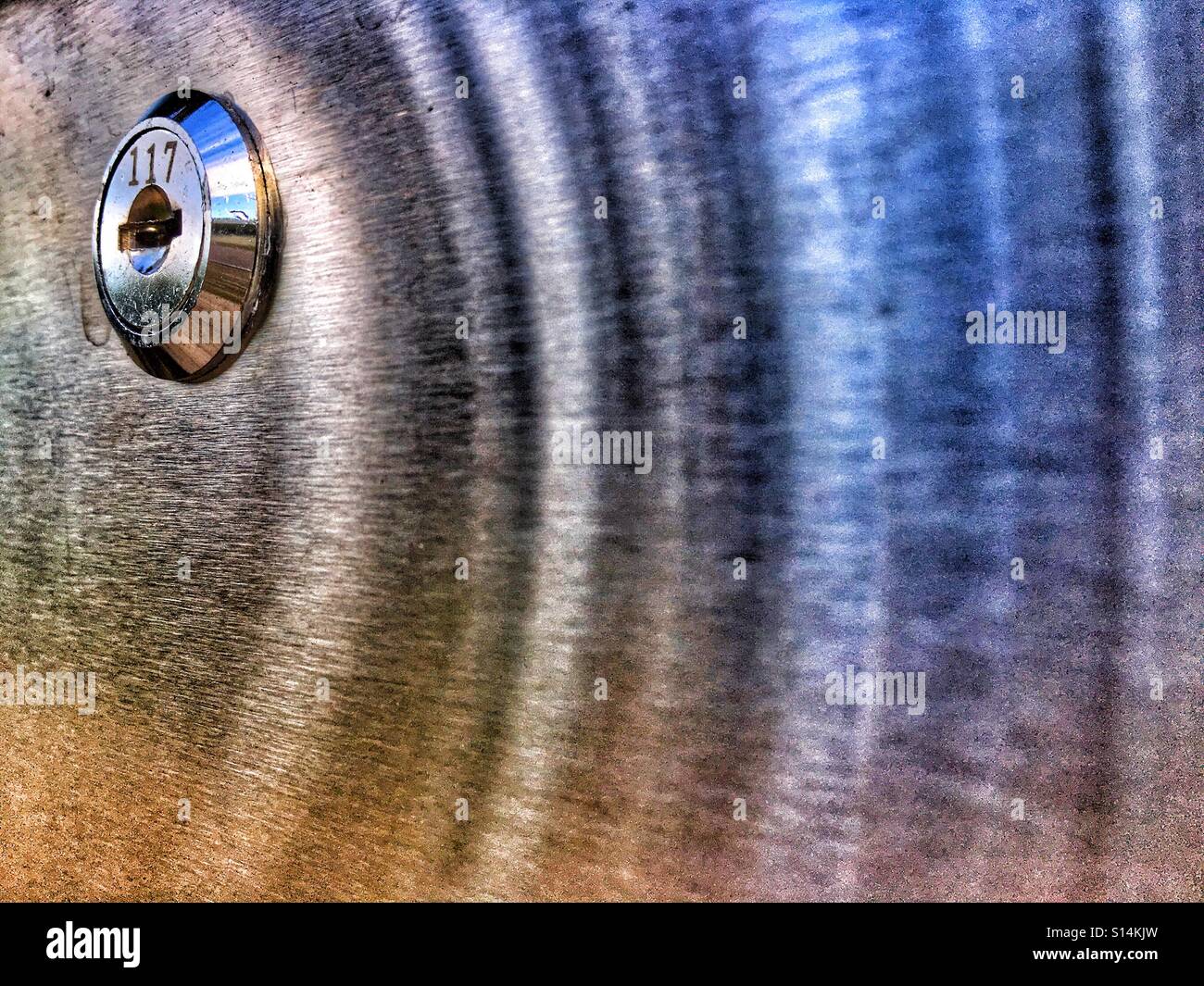 Safe door hi-res stock photography and images - Alamy