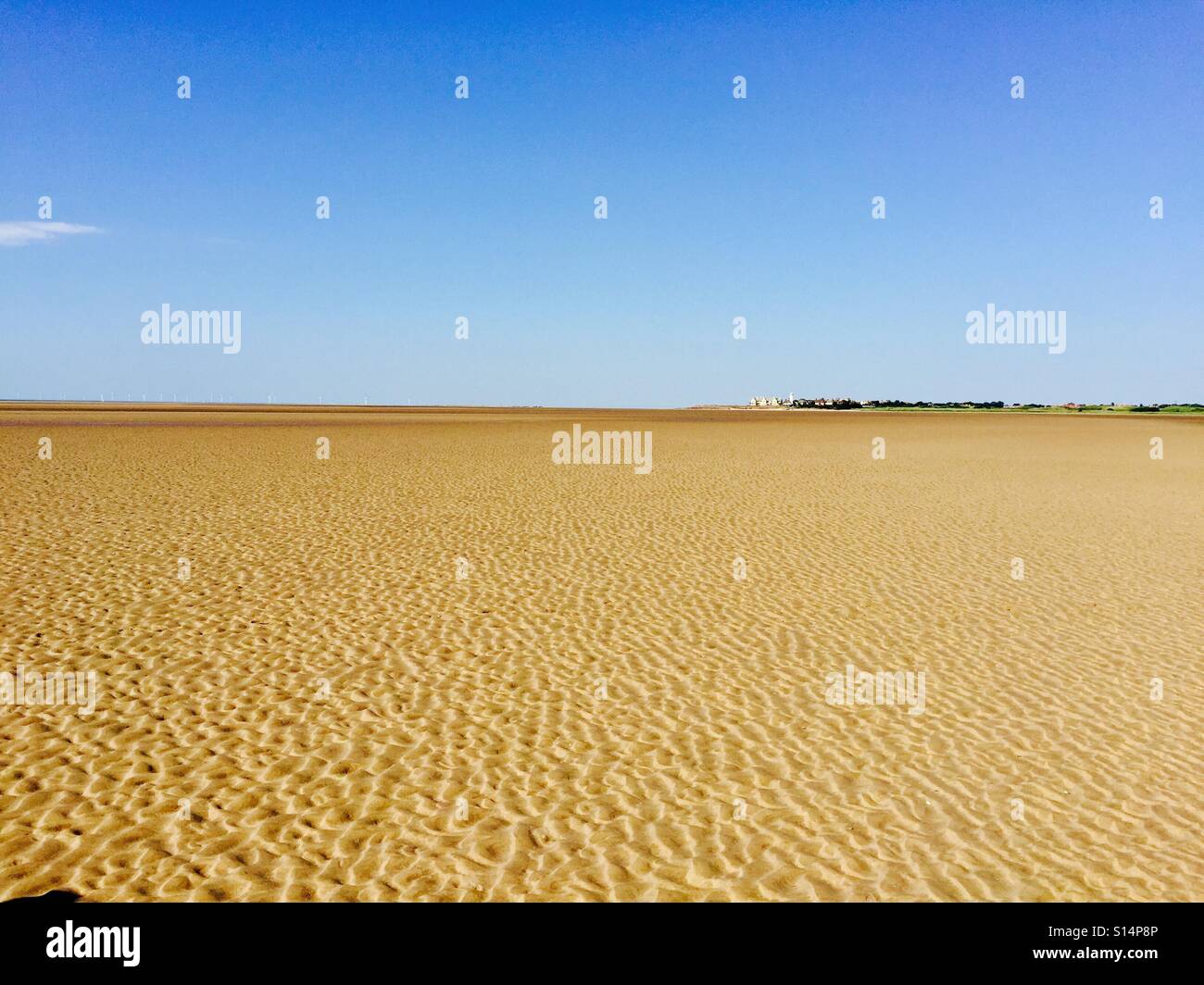 Wirral beach summer hi-res stock photography and images - Alamy