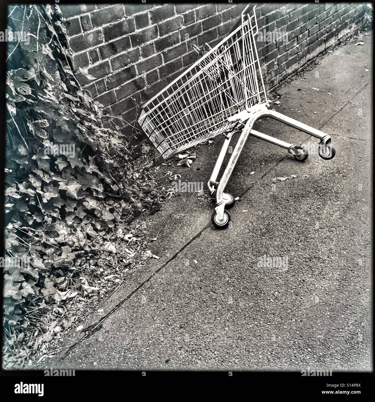 Broken shopping trolley hi-res stock photography and images - Alamy