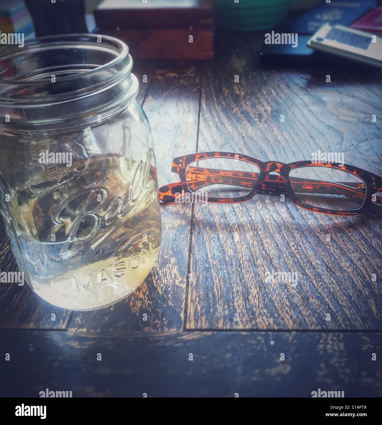 Glasses water hi-res stock photography and images - Alamy
