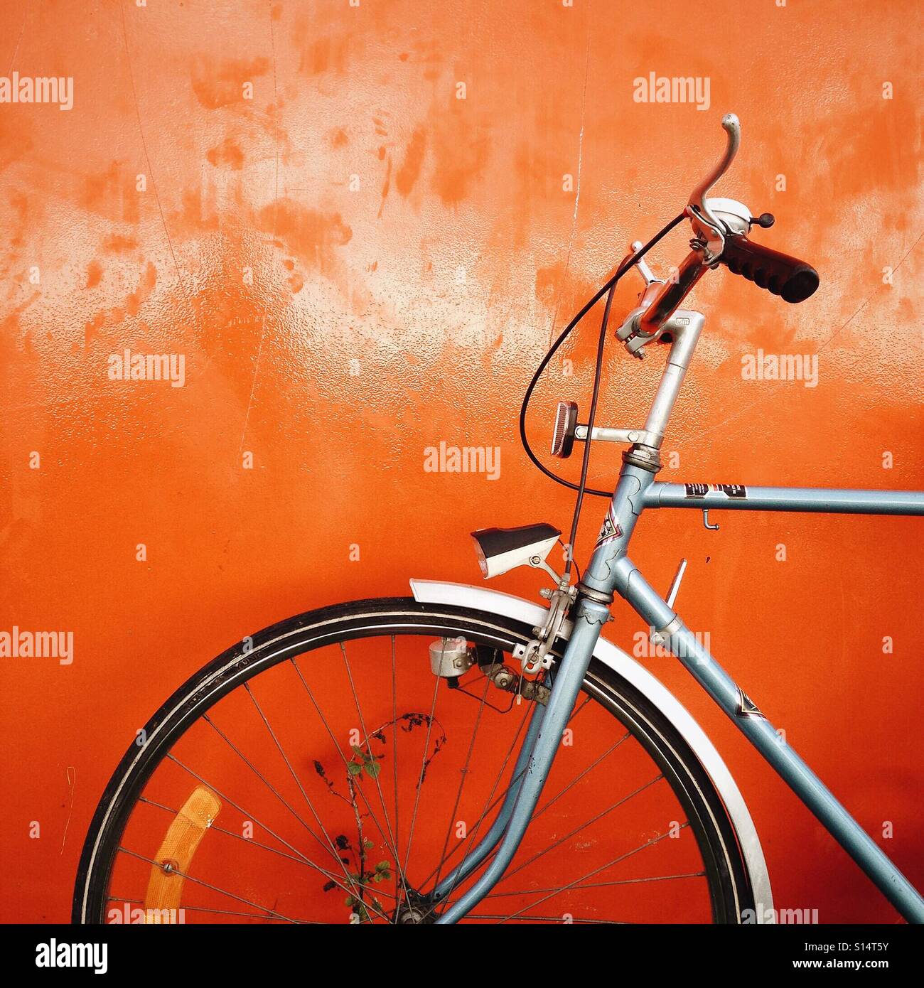 Orange cycle hi-res stock photography and images - Alamy