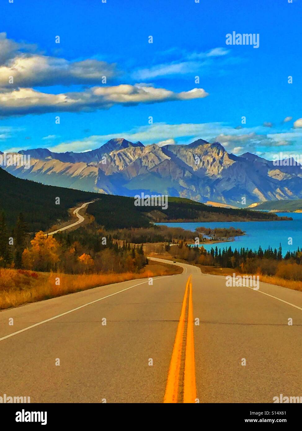 David Thompson highway and Abraham Lake, Alberta Stock Photo - Alamy