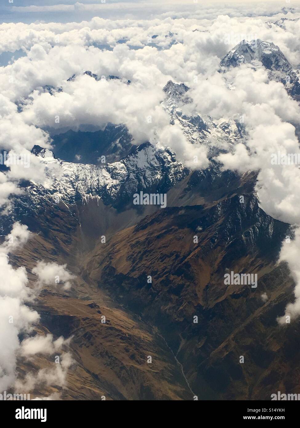 Mountains peru hi-res stock photography and images - Alamy