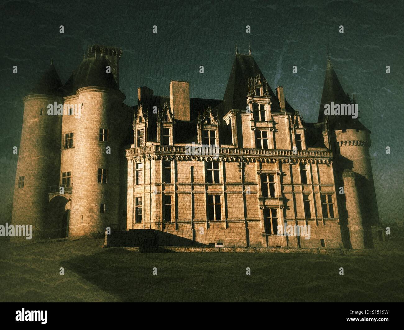 Creepy castle hi-res stock photography and images - Alamy
