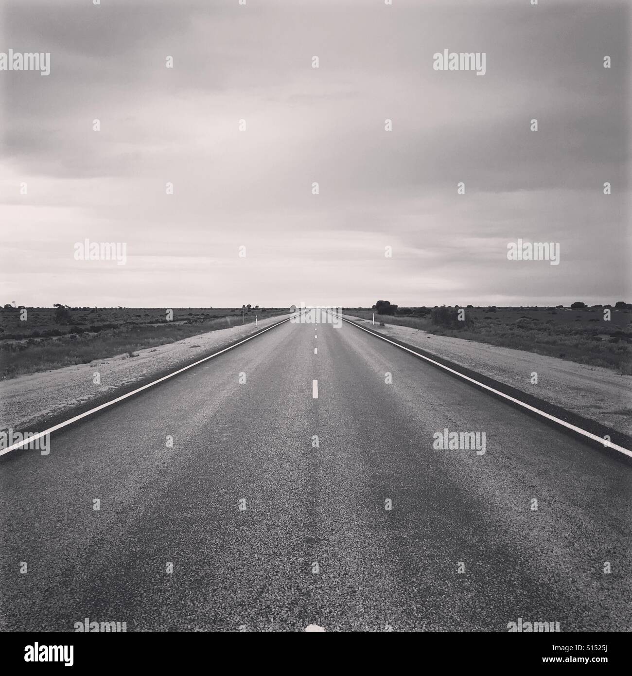 Infinite road hi-res stock photography and images - Alamy