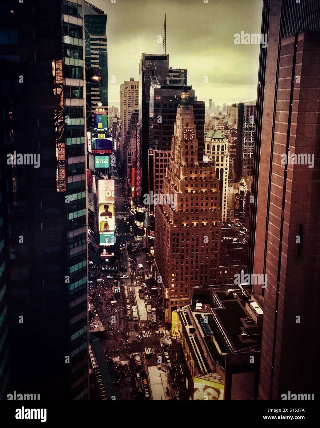 Times square from above hi-res stock photography and images - Alamy