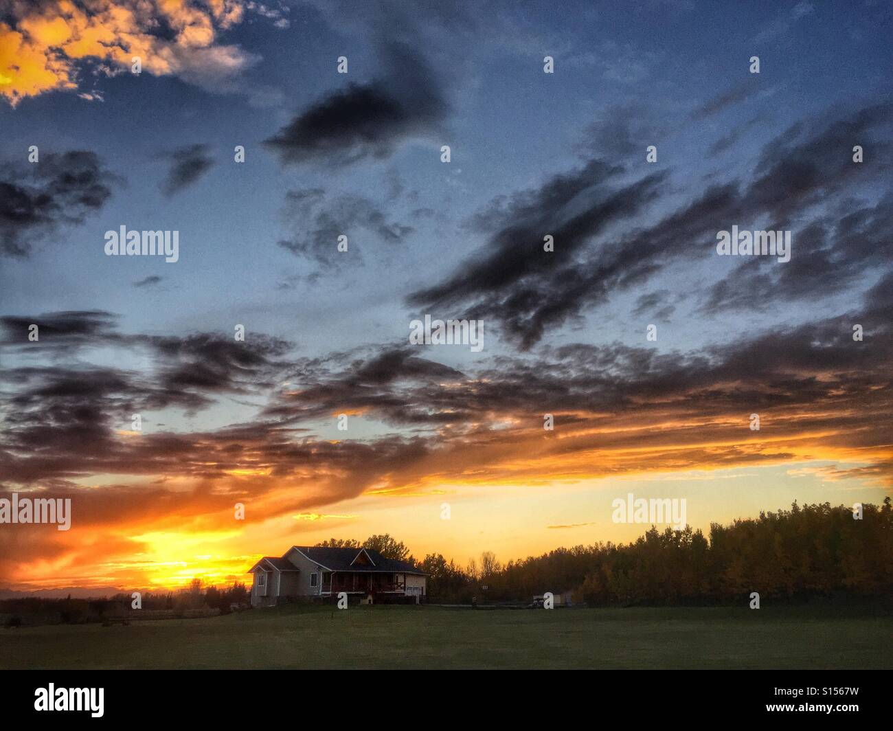 Rural home hi-res stock photography and images - Alamy