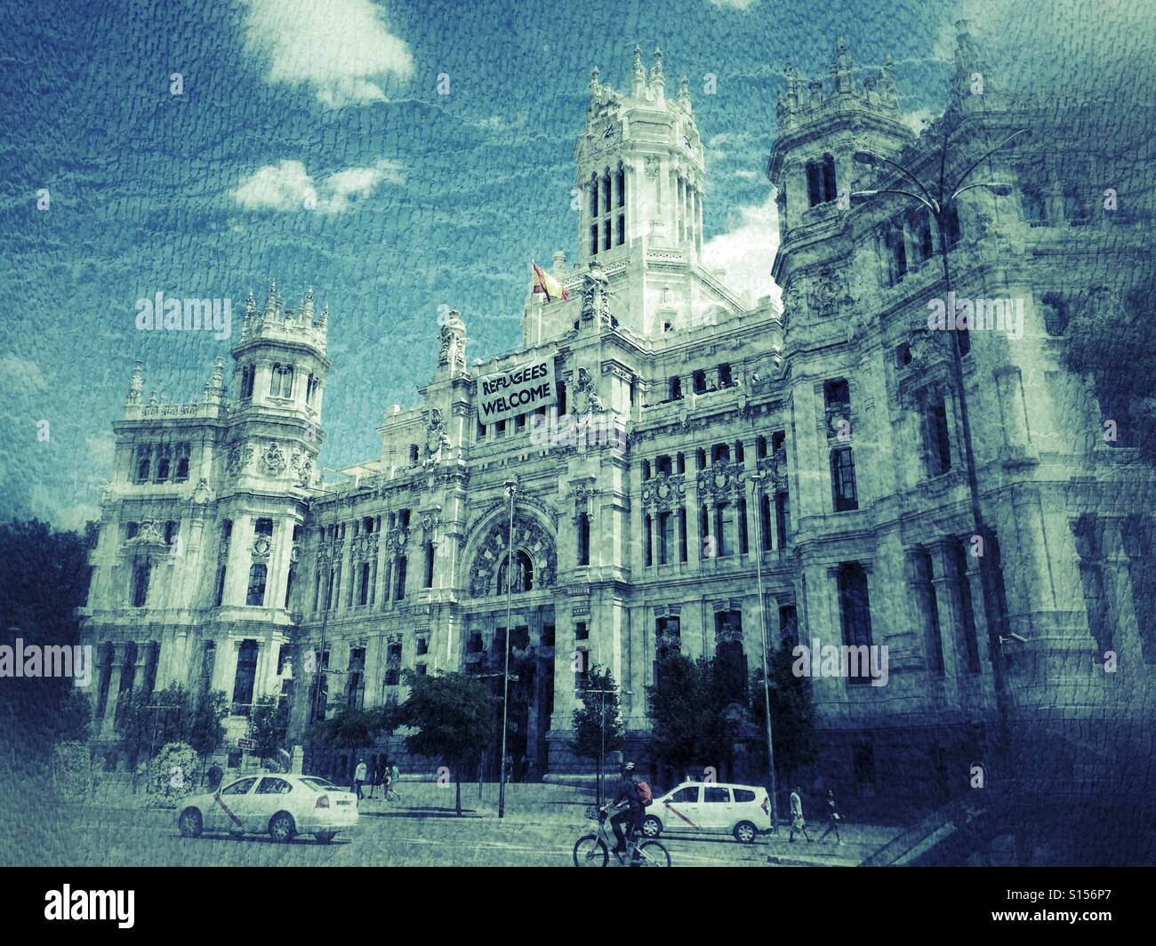 Madrid telephone building Stock Photo - Alamy