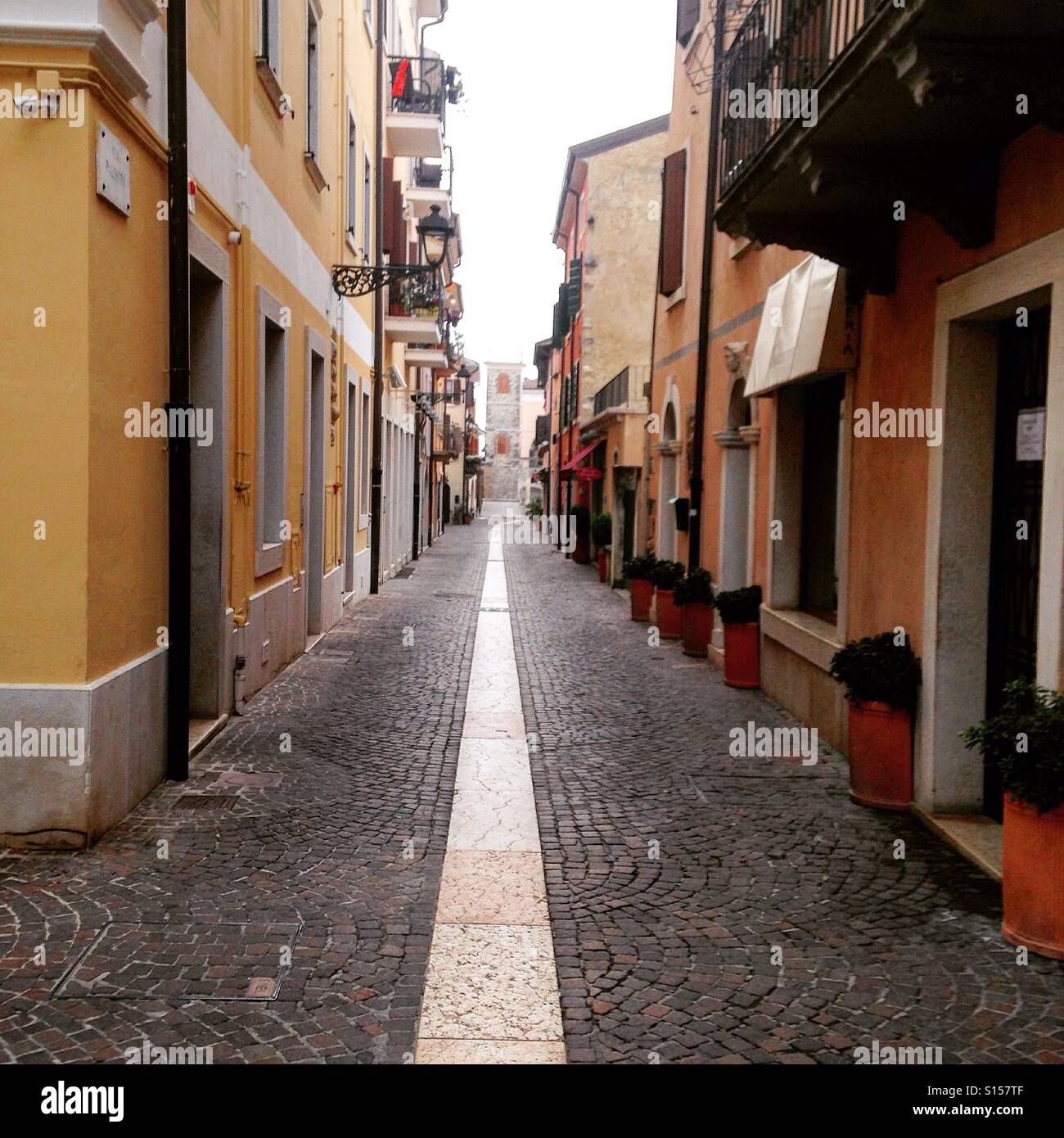 Rustic street hi-res stock photography and images - Alamy