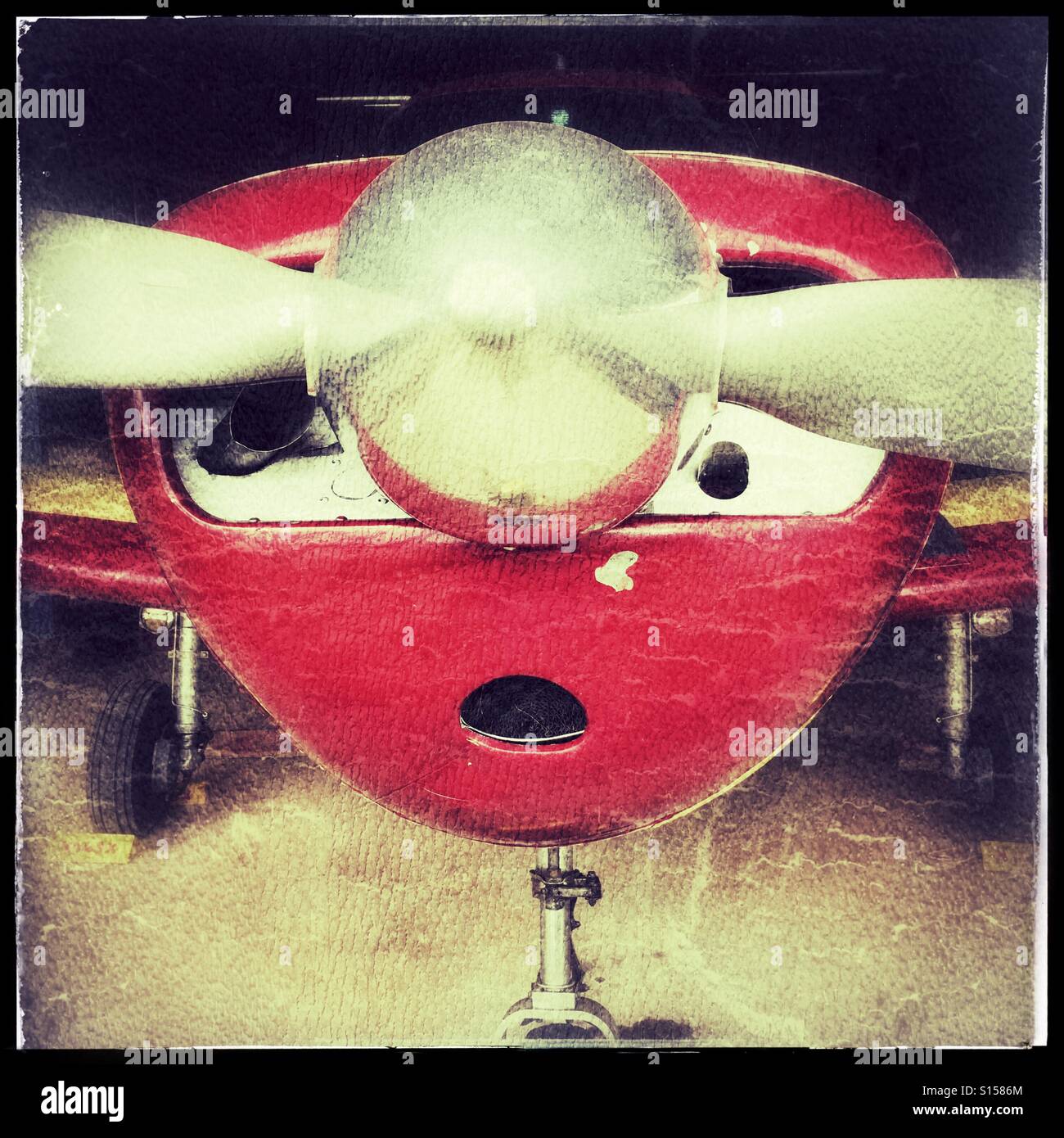 Airplane front propeller hi-res stock photography and images - Alamy