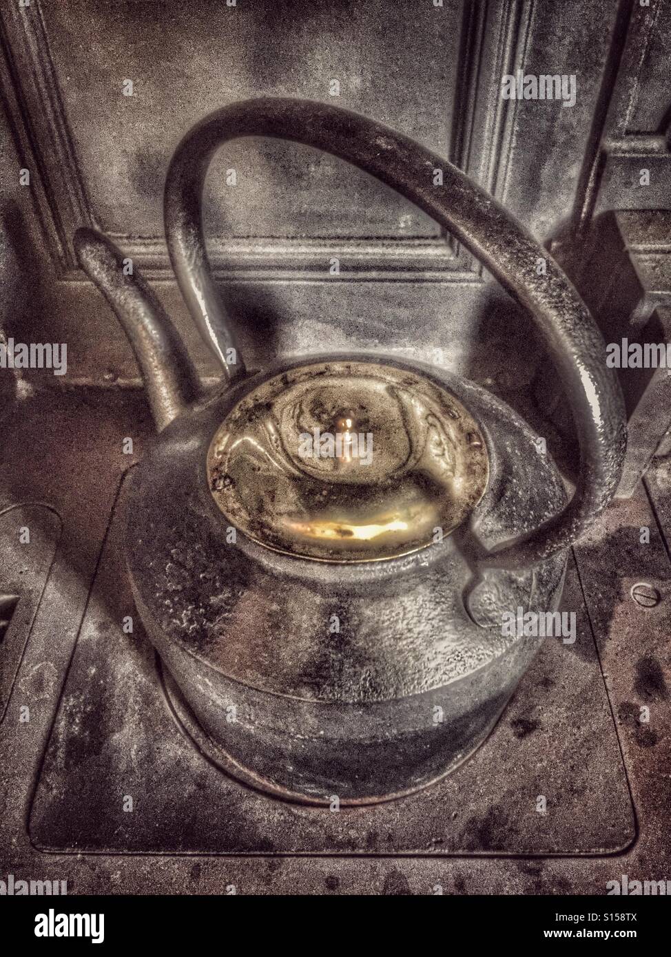 Old kettle hi-res stock photography and images - Alamy