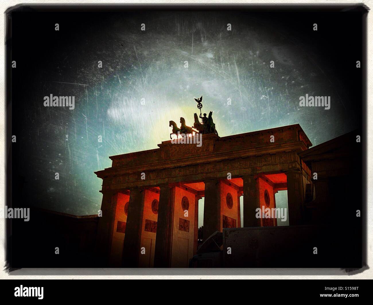 Brandenburg gate dusk hi-res stock photography and images - Alamy