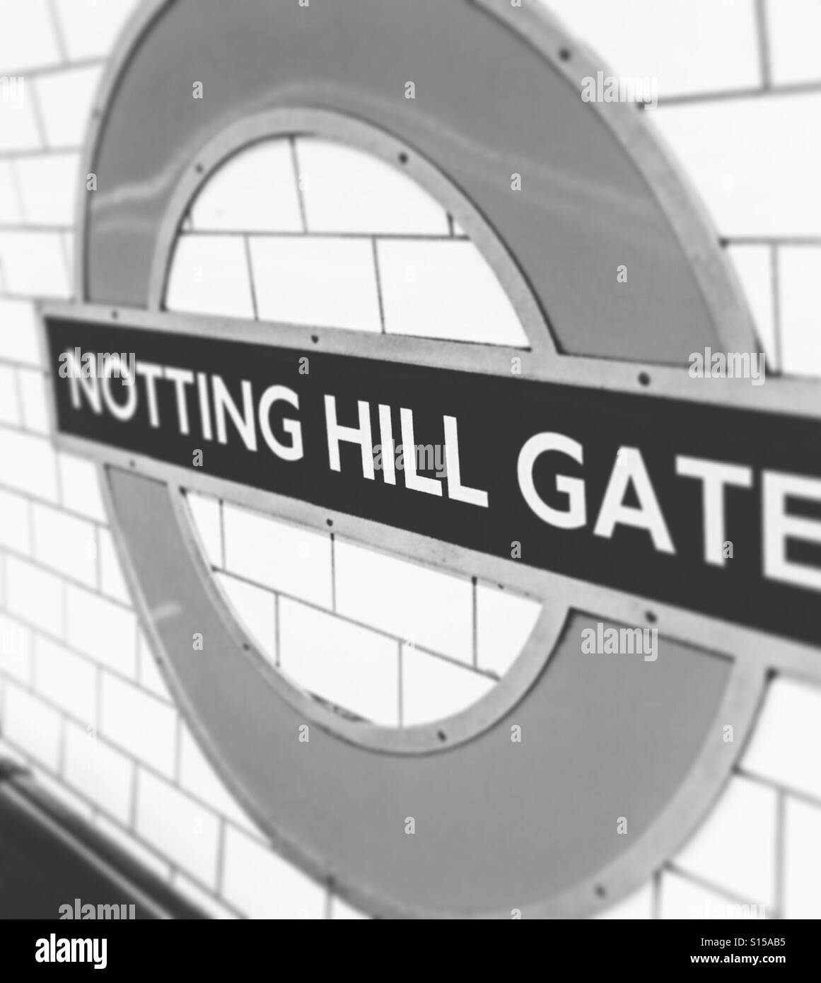 London tube sign hi-res stock photography and images - Alamy