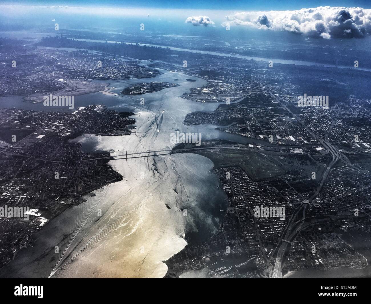 Flying new york hi-res stock photography and images - Alamy
