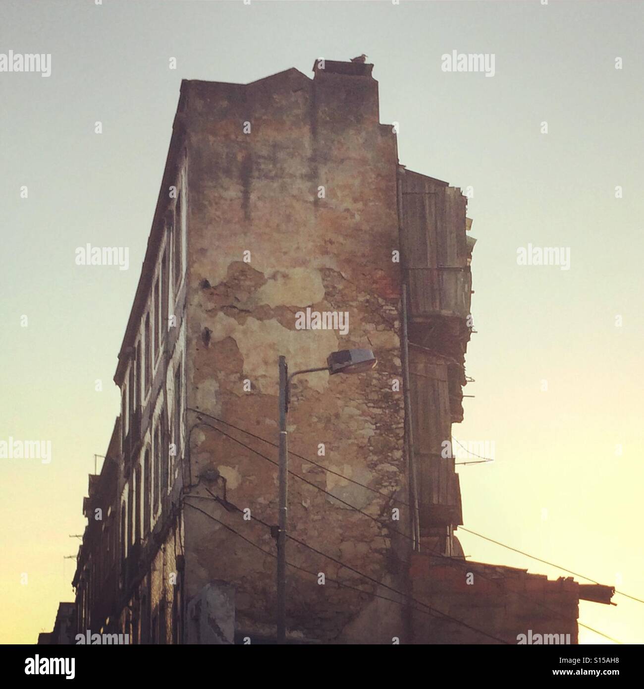 Decay building hi-res stock photography and images - Alamy