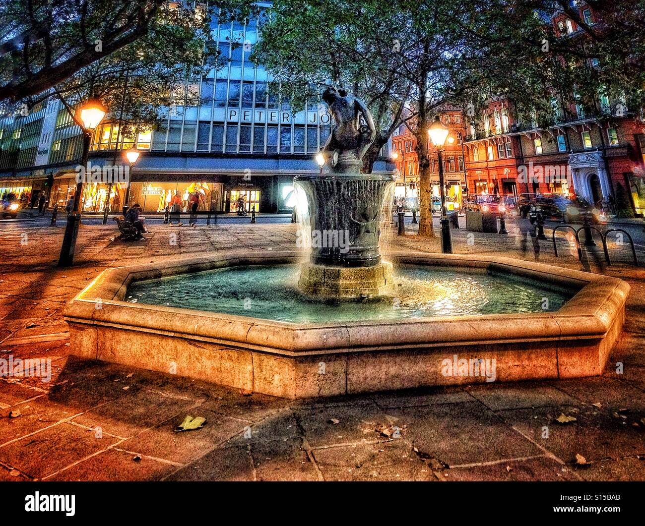 Sloane square london fountain hi-res stock photography and images - Alamy