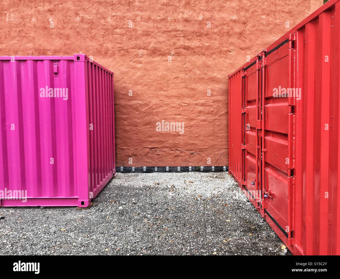 Colorful metal wall hi-res stock photography and images - Alamy
