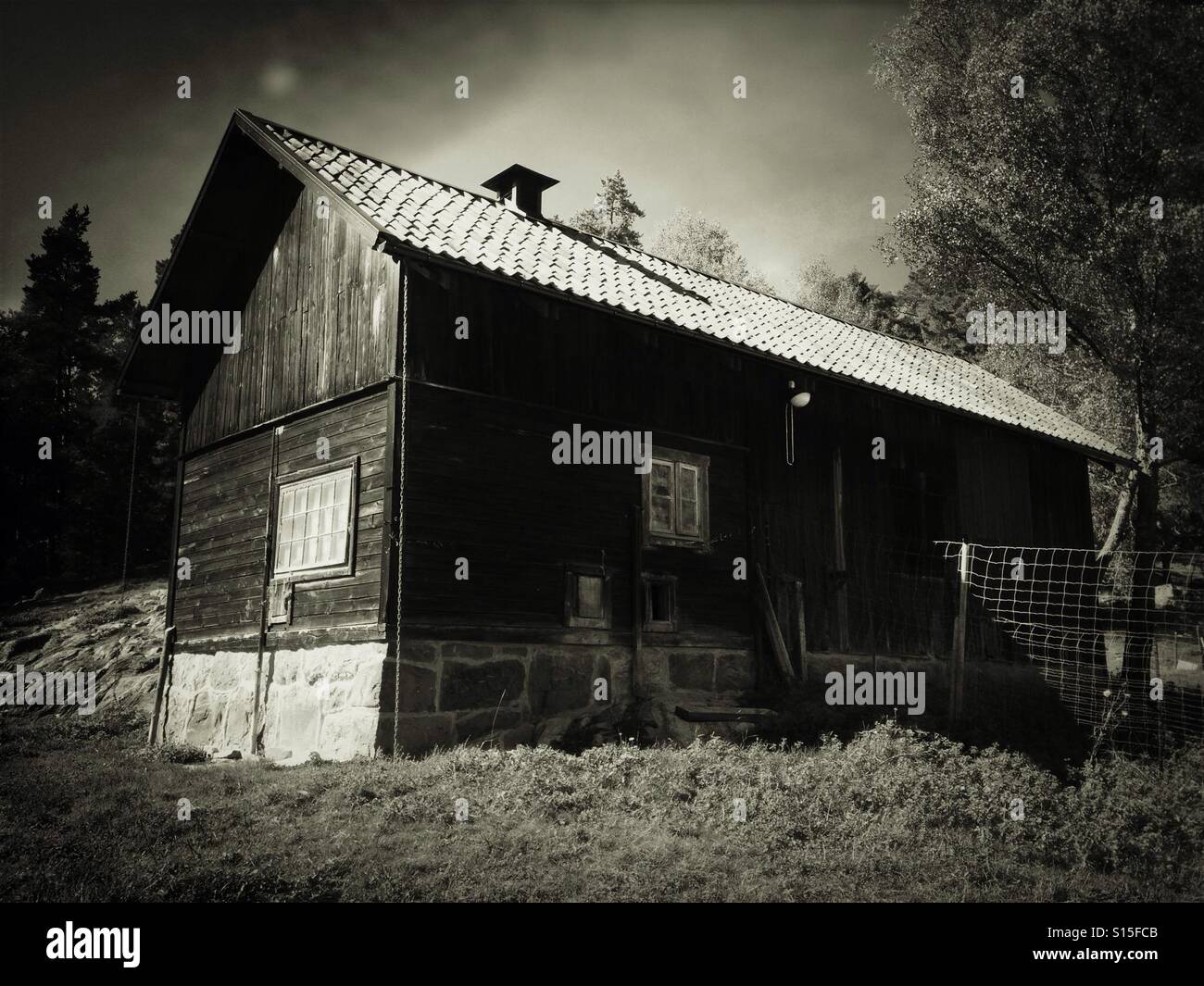 Barn in Swedish countryside Stock Photo - Alamy