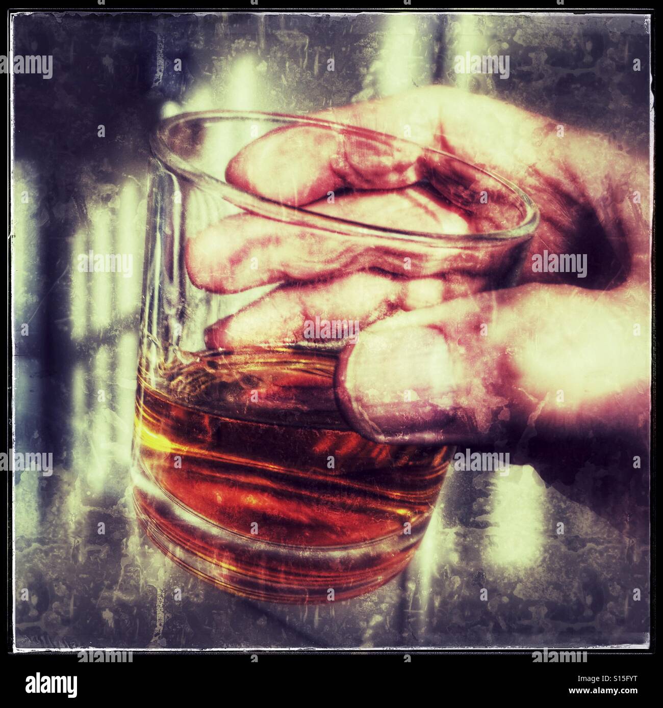 Glass whisky hand hi-res stock photography and images - Alamy