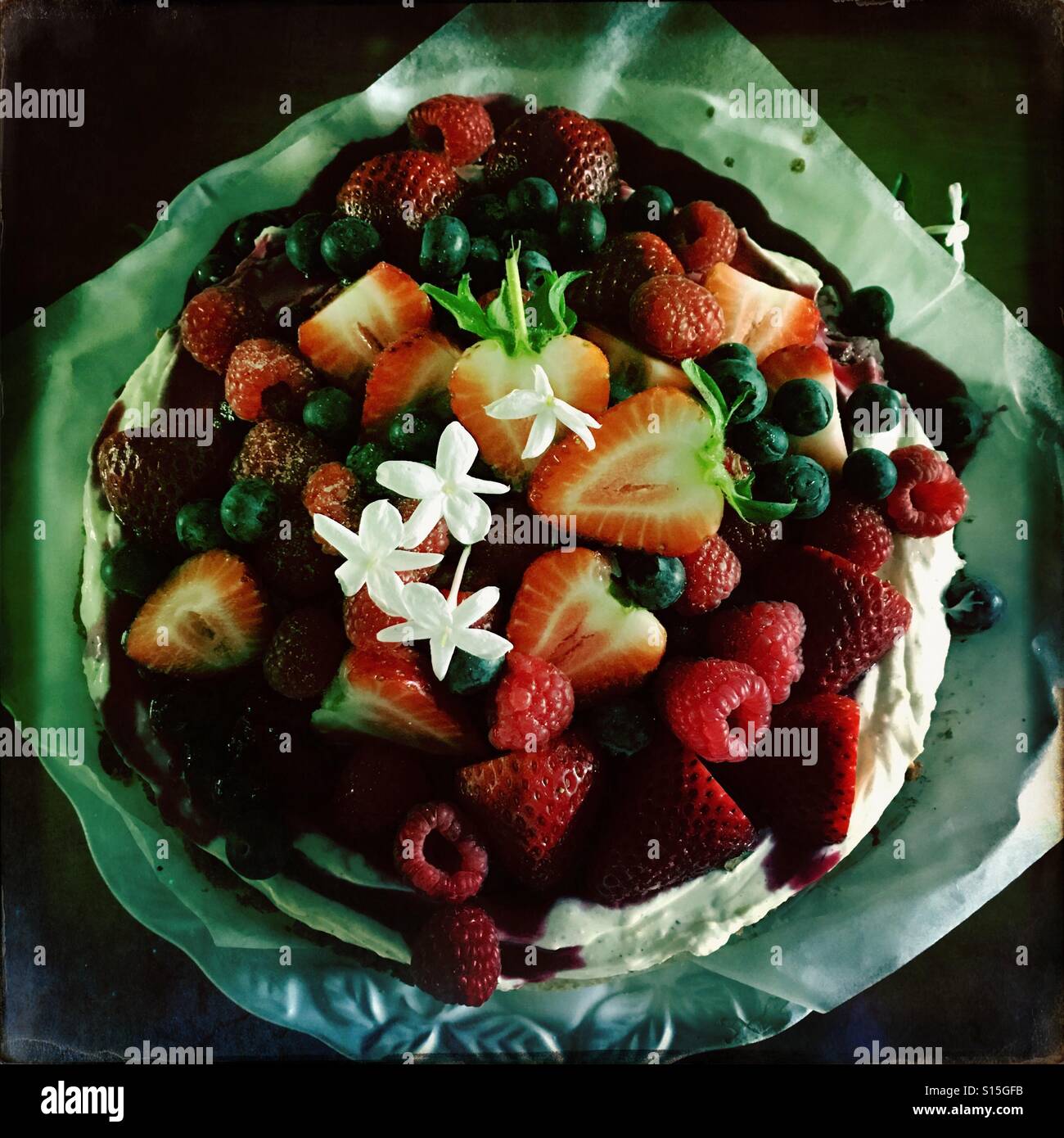 Summer cake hi-res stock photography and images - Alamy