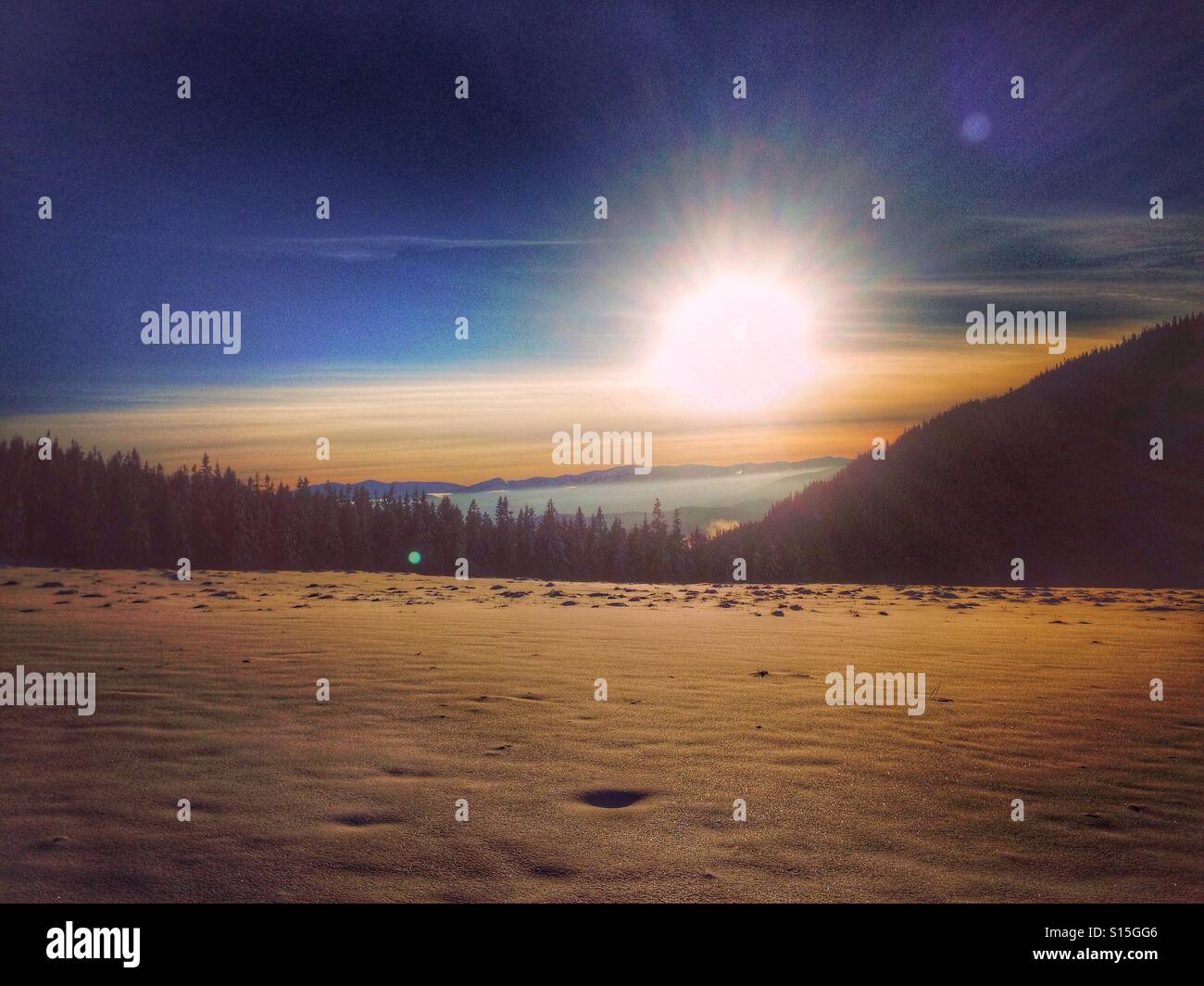 Snow with sunset hi-res stock photography and images - Alamy