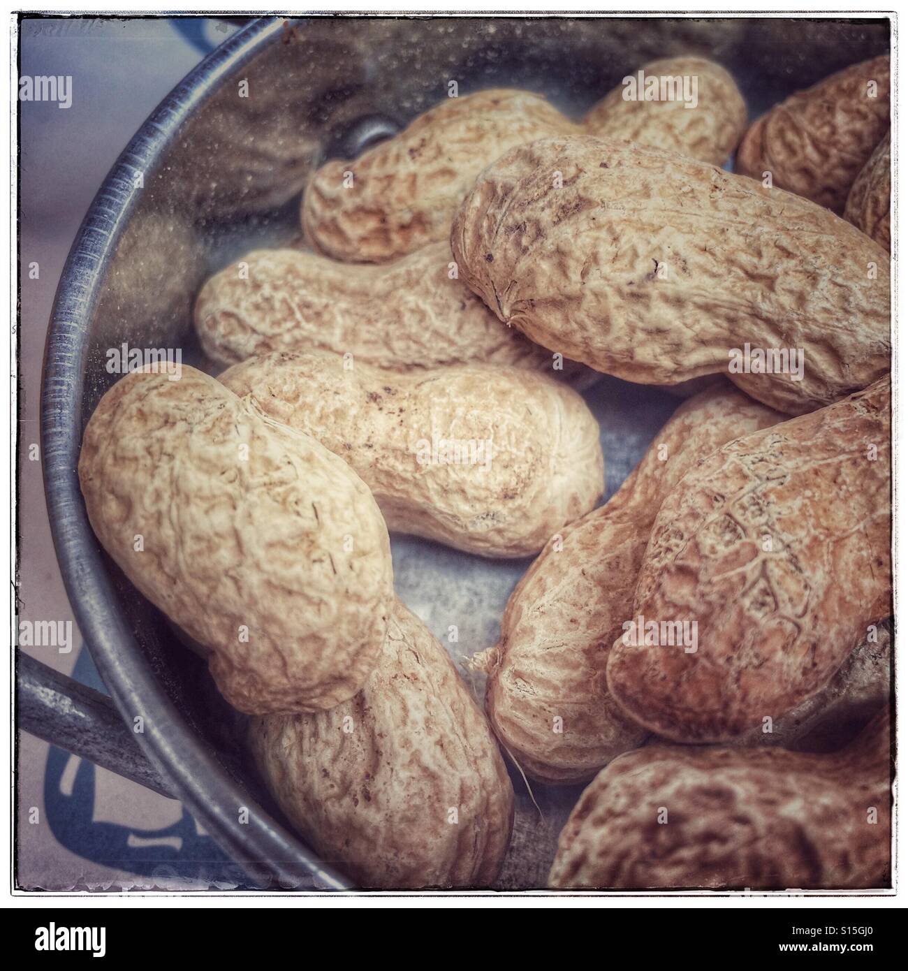 Peanuts in their shells Stock Photo - Alamy