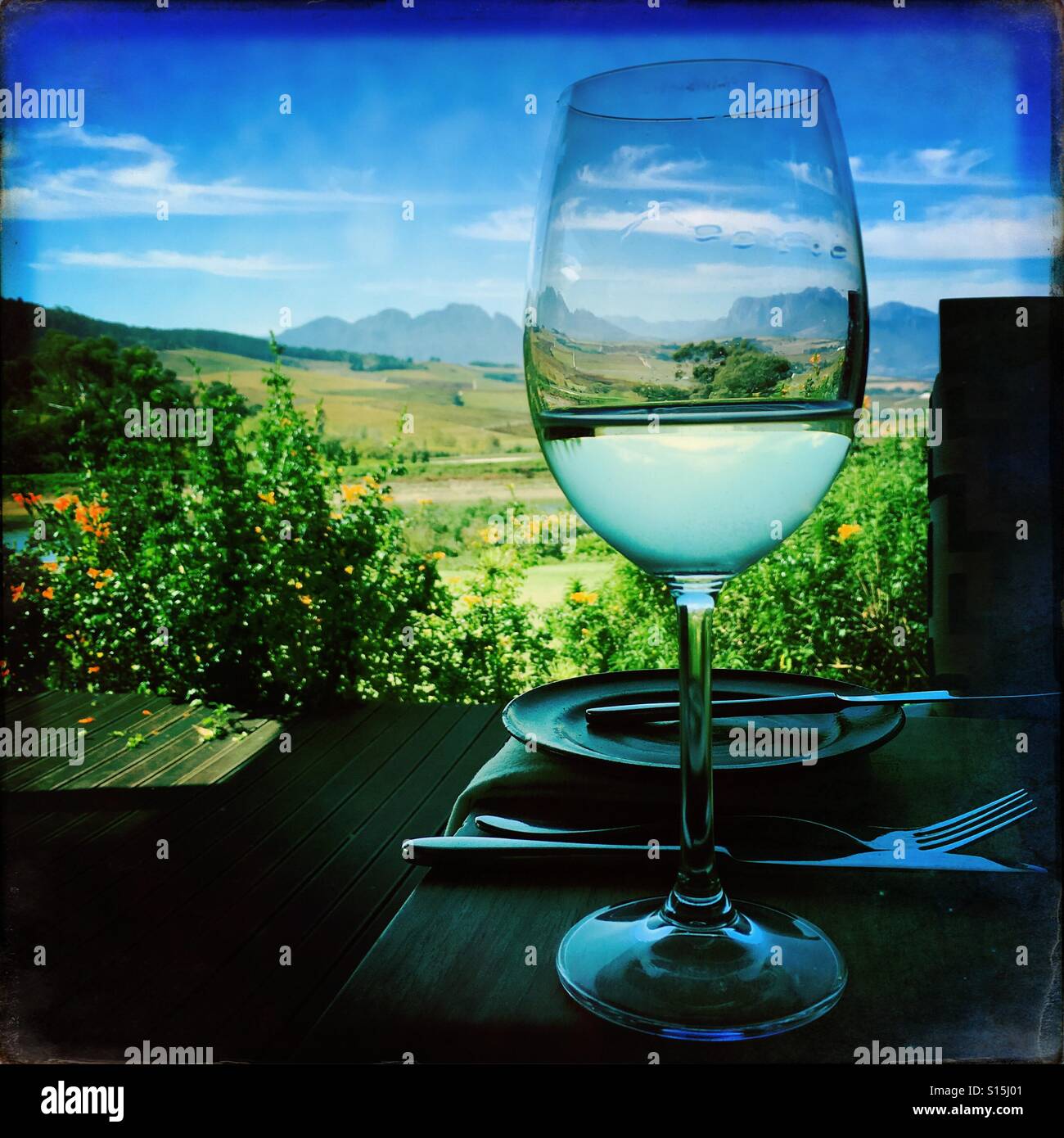 Crisp white wine hi-res stock photography and images - Alamy