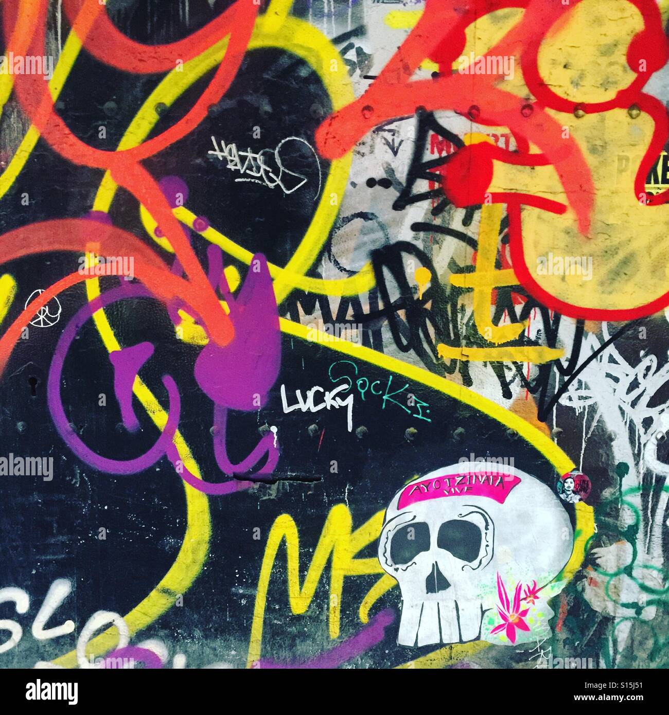 Skull graffiti hi-res stock photography and images - Alamy