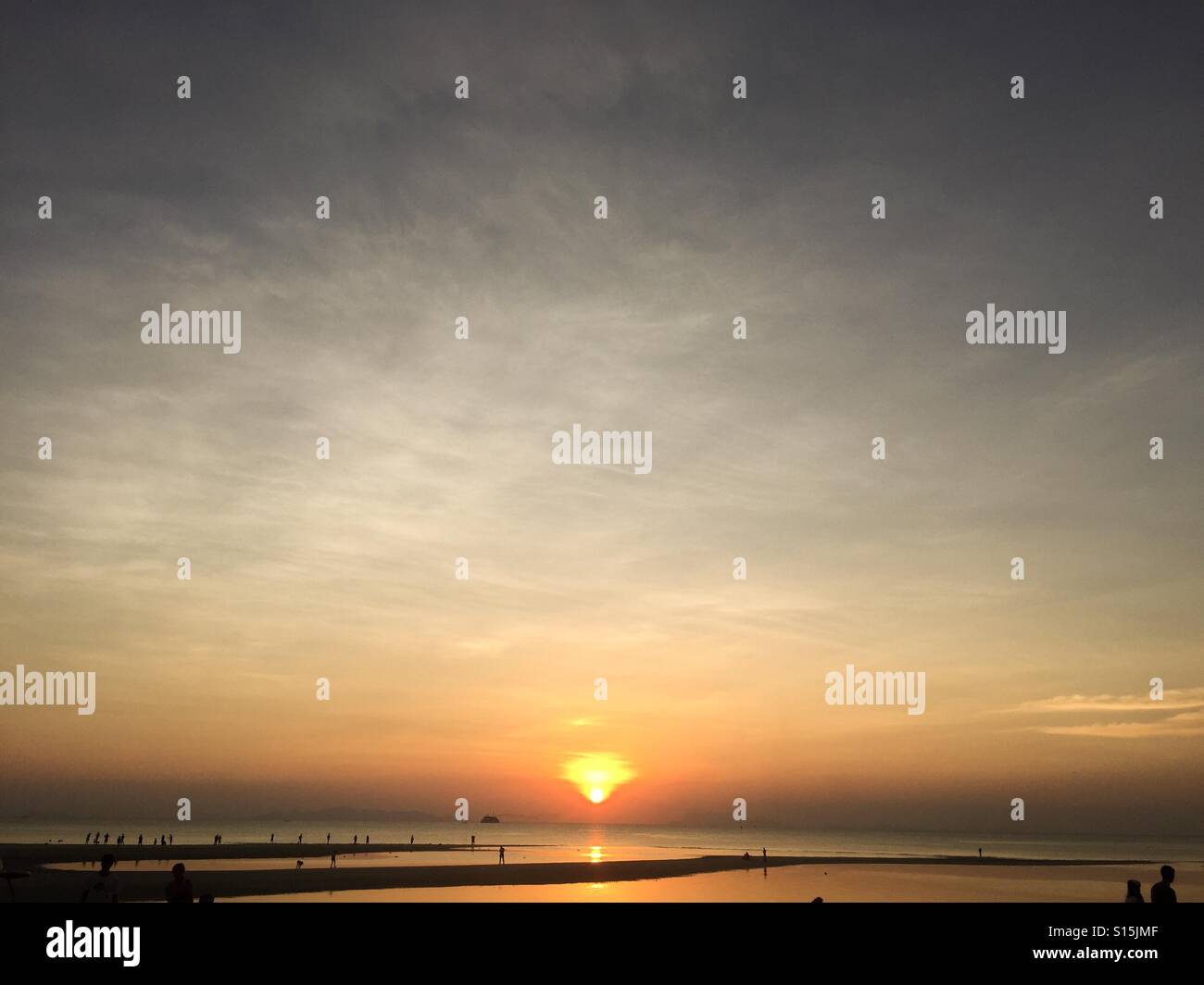 Skyline sea sky hi-res stock photography and images - Alamy