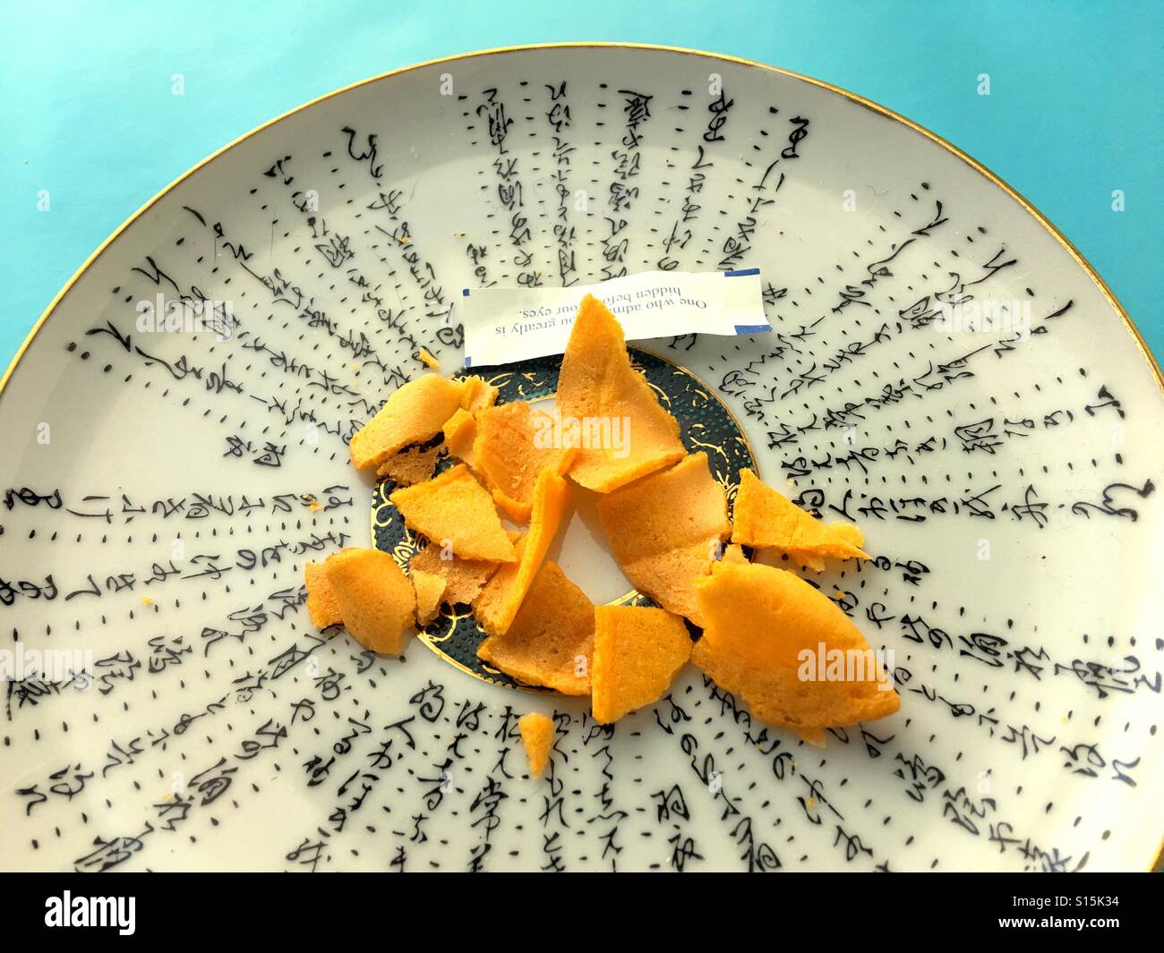 Smashed plate hi-res stock photography and images - Alamy