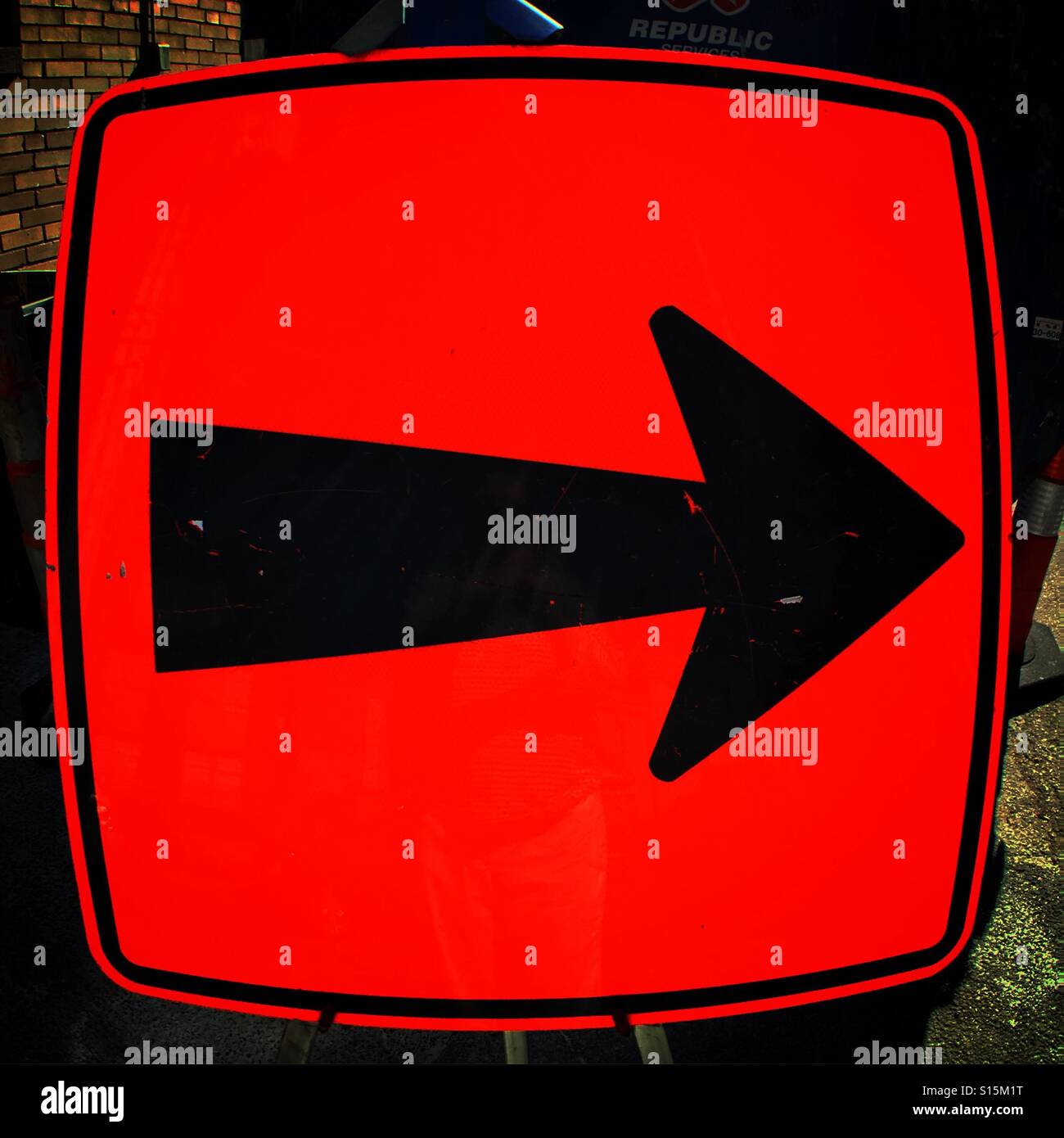 Orange signage hi-res stock photography and images - Alamy