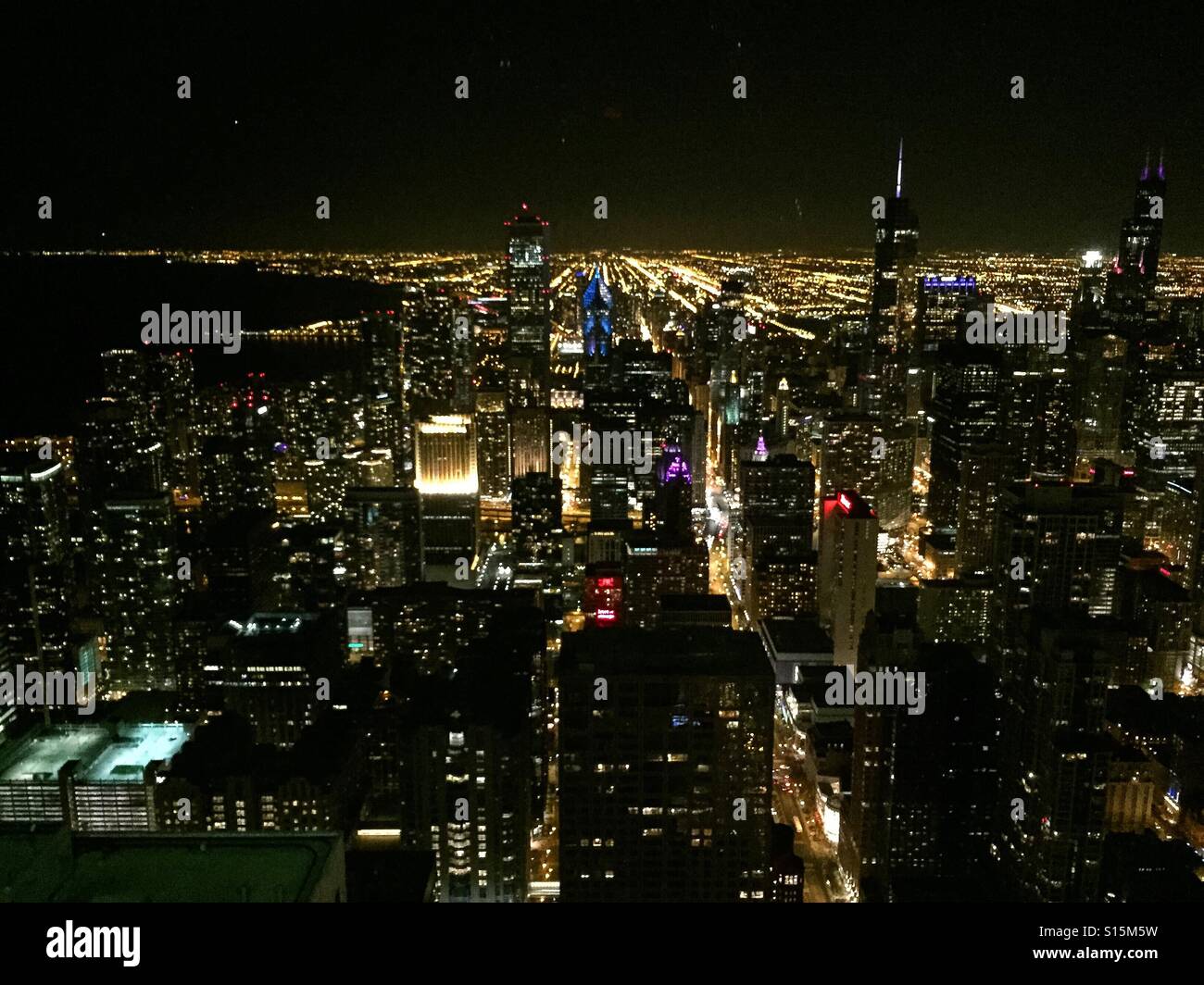 City lights night skyline hi-res stock photography and images - Alamy