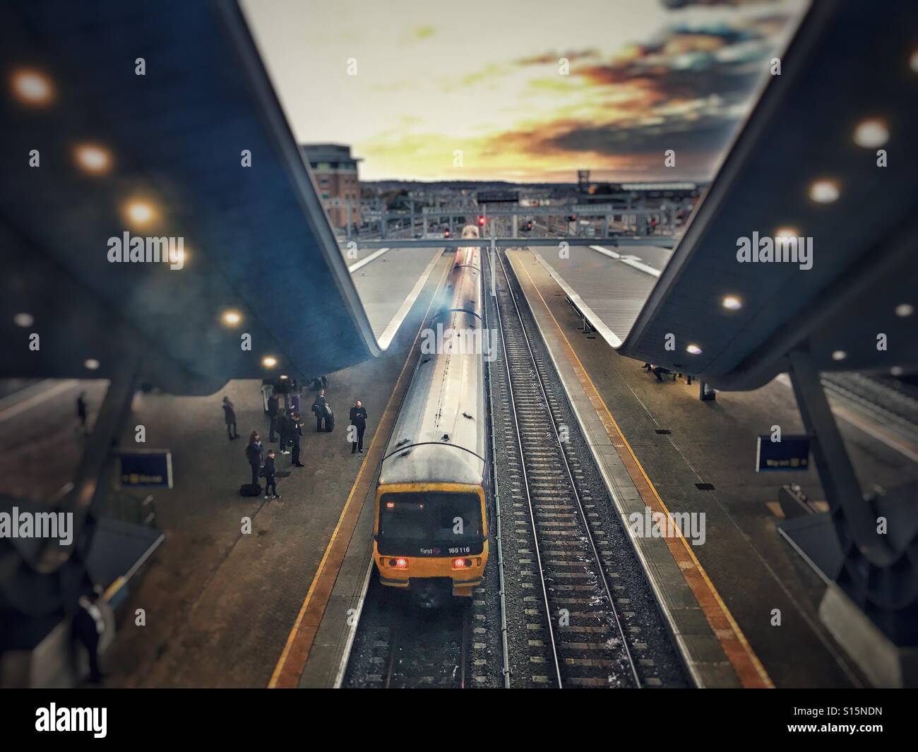 Train at platform Stock Photo - Alamy