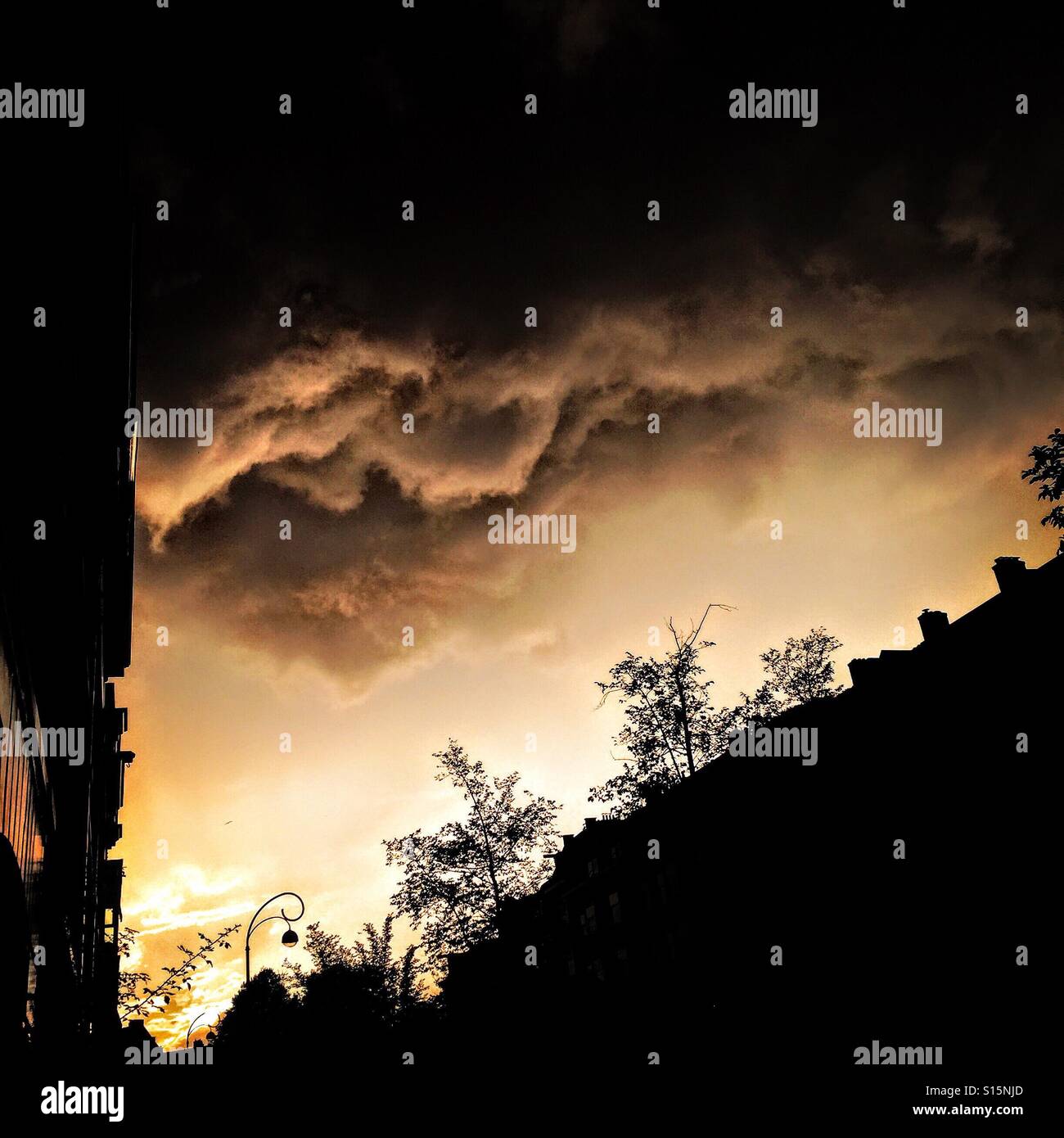 Heavy and light hi-res stock photography and images - Alamy