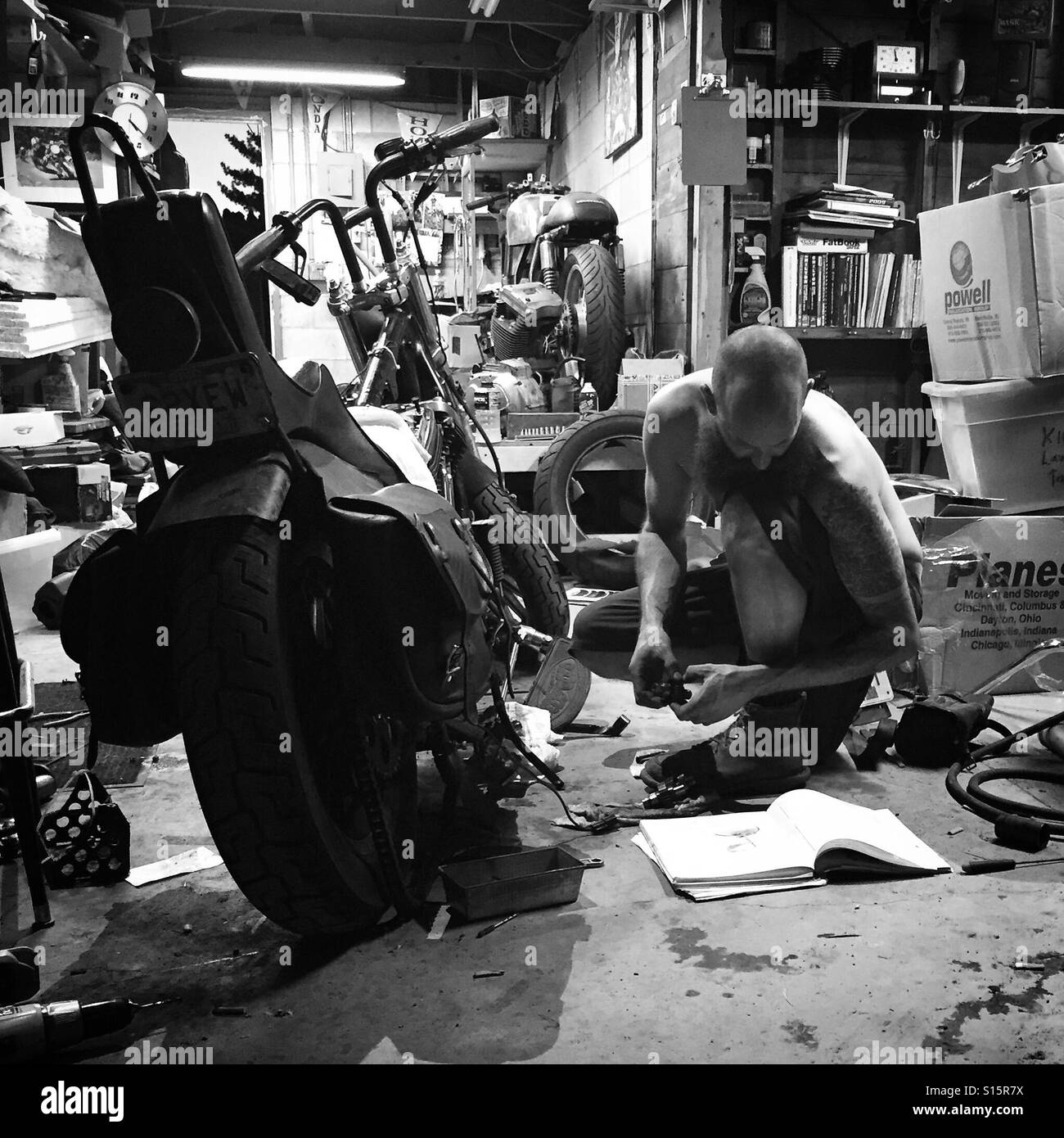Garage mechanic Black and White Stock Photos & Images - Alamy
