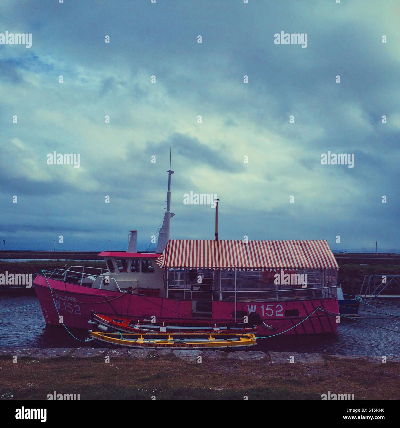 Gloomy skies hi-res stock photography and images - Alamy