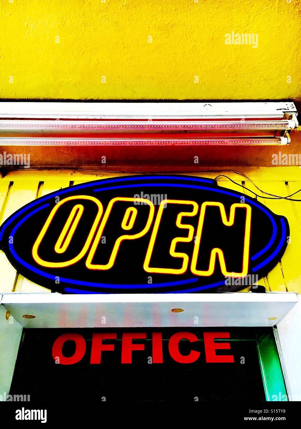 Motel open signage Stock Photo - Alamy
