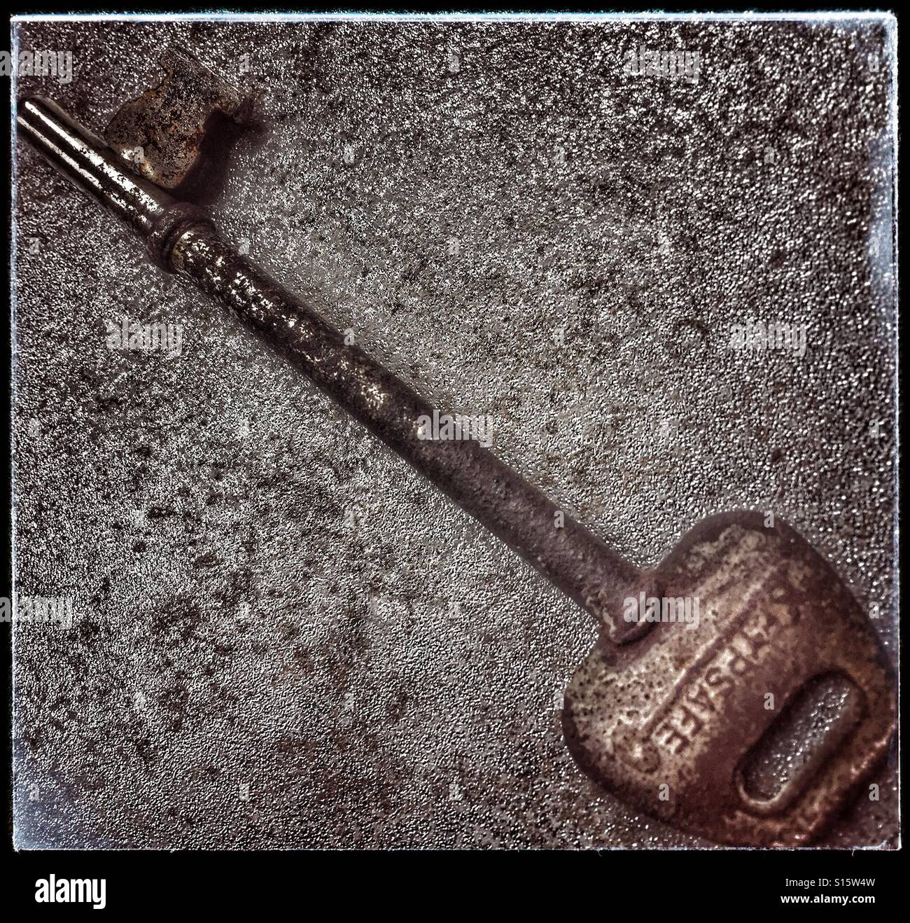 Old rusted keys hi-res stock photography and images - Alamy